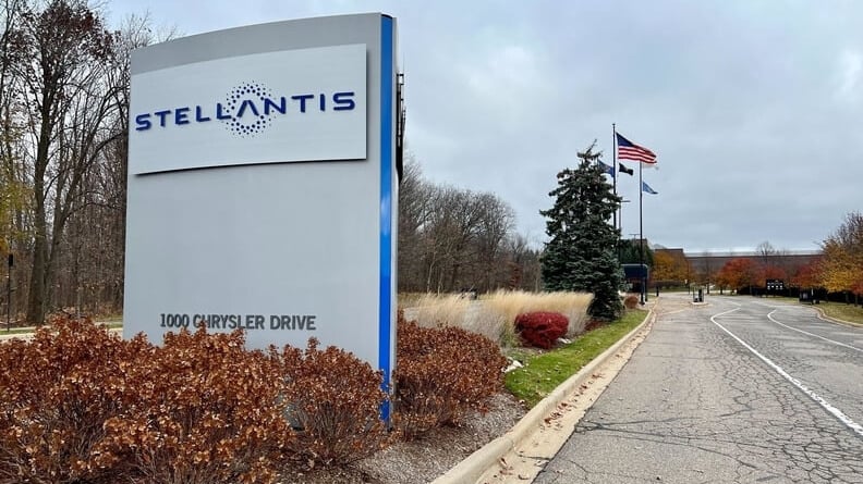 Stellantis to dealers: Prepare for ‘most epic comeback’ - Automotive News