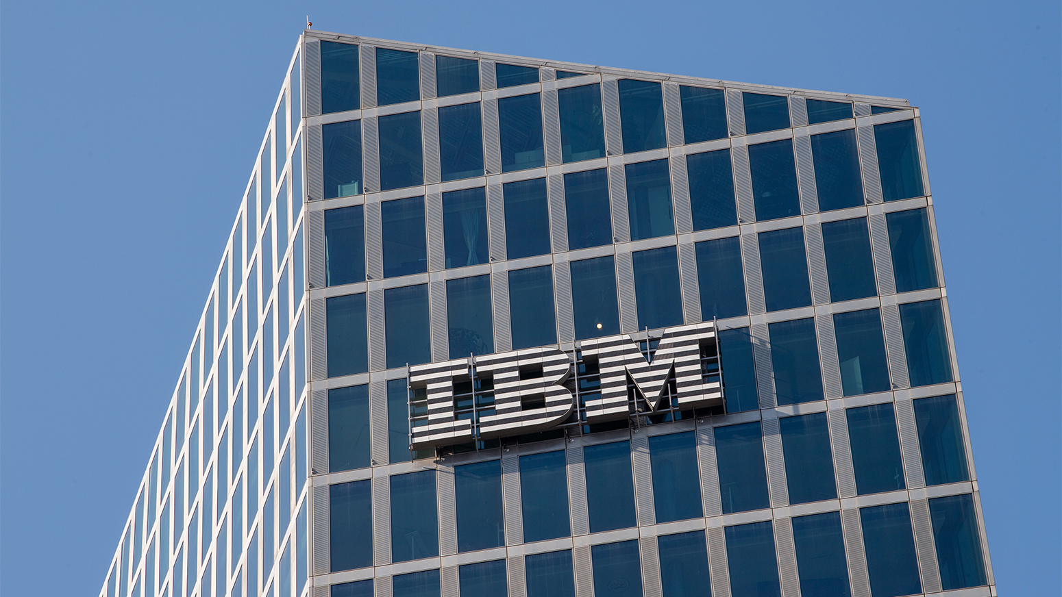 Retiree sues IBM alleging shortchanged benefits - Pensions & Investments