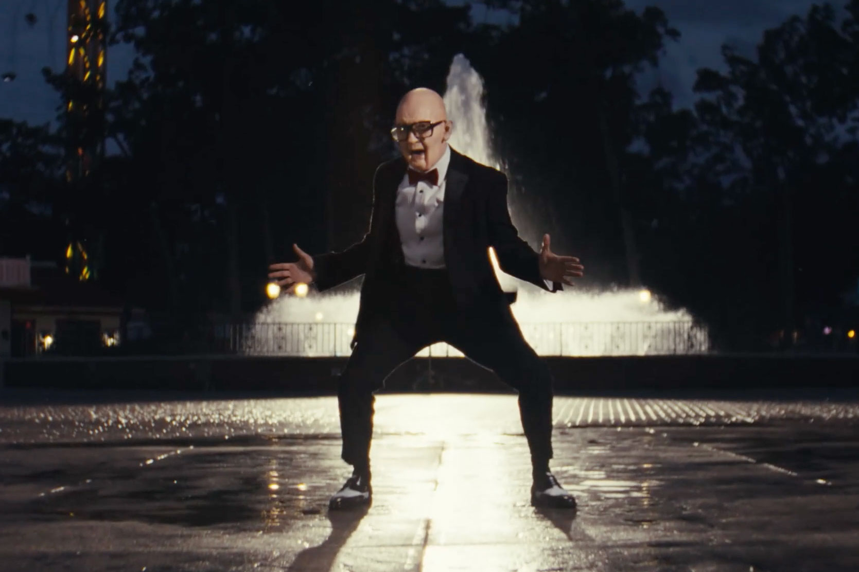 Six Flags’ Mr. Six returns for his first campaign in 14 years - Ad Age