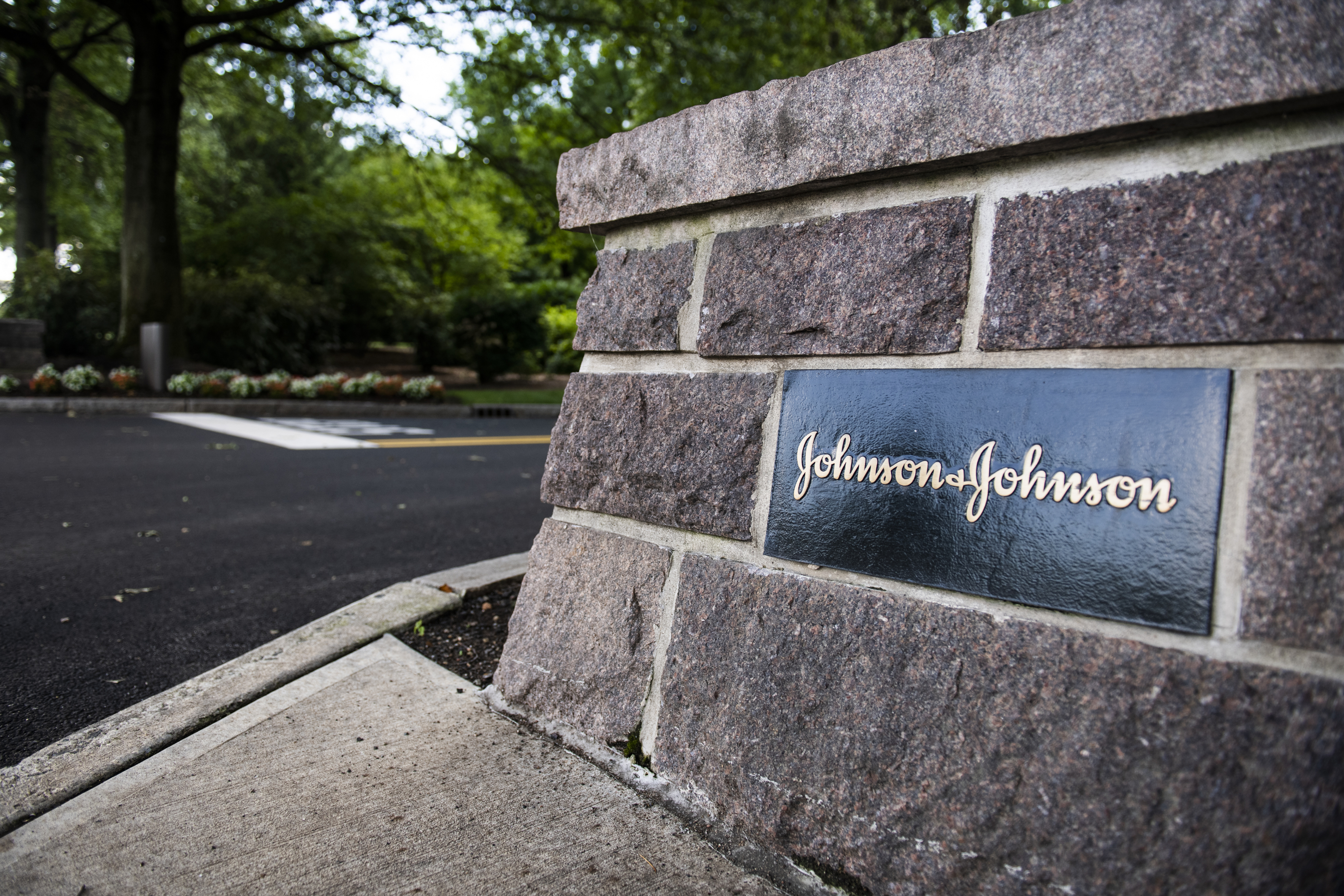 Former Sherwin-Williams CEO John Morikis joins board of Johnson ...