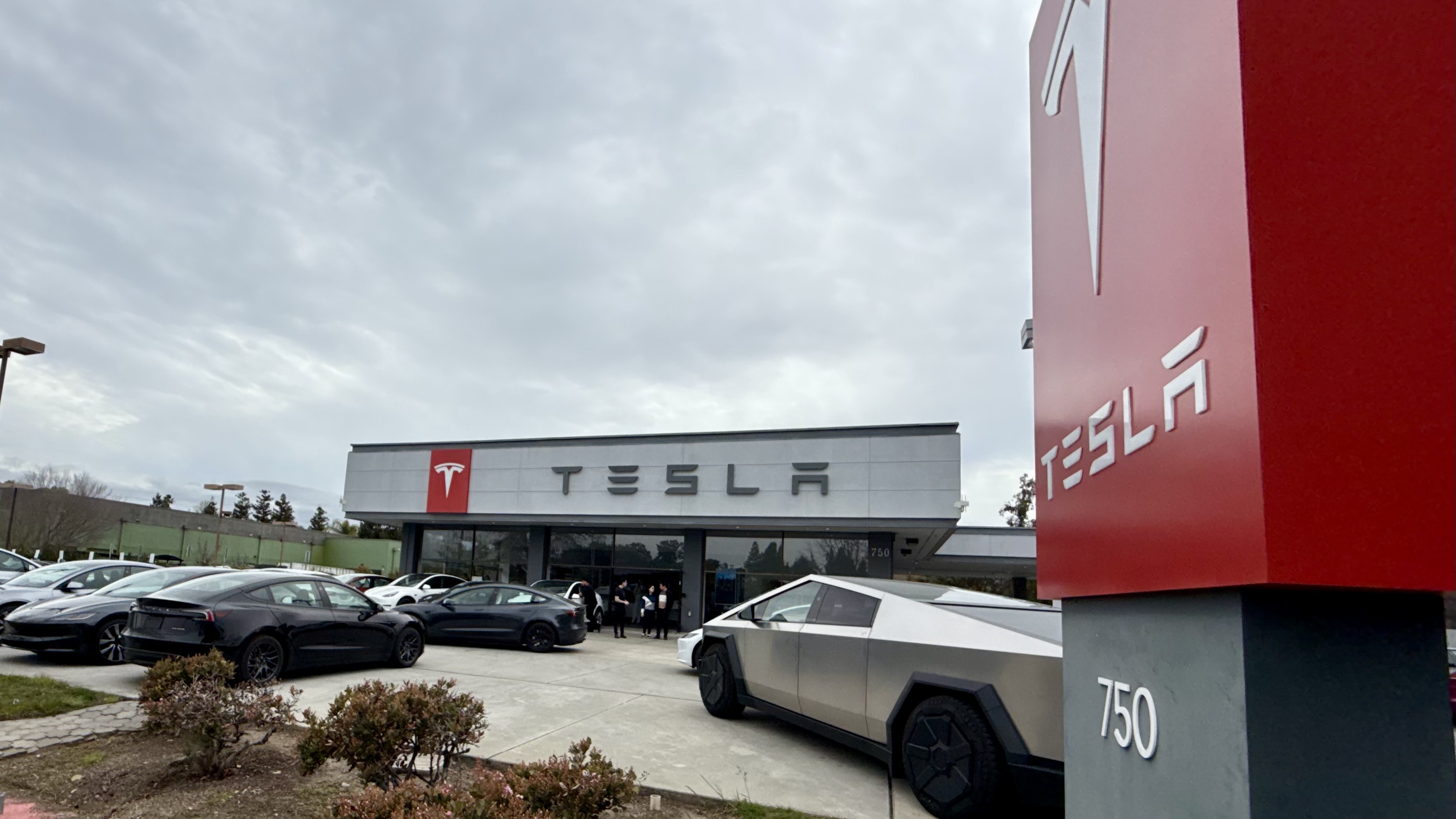 Tesla Q2 earnings: Net income falls 16% to $1.2 billion - Automotive News