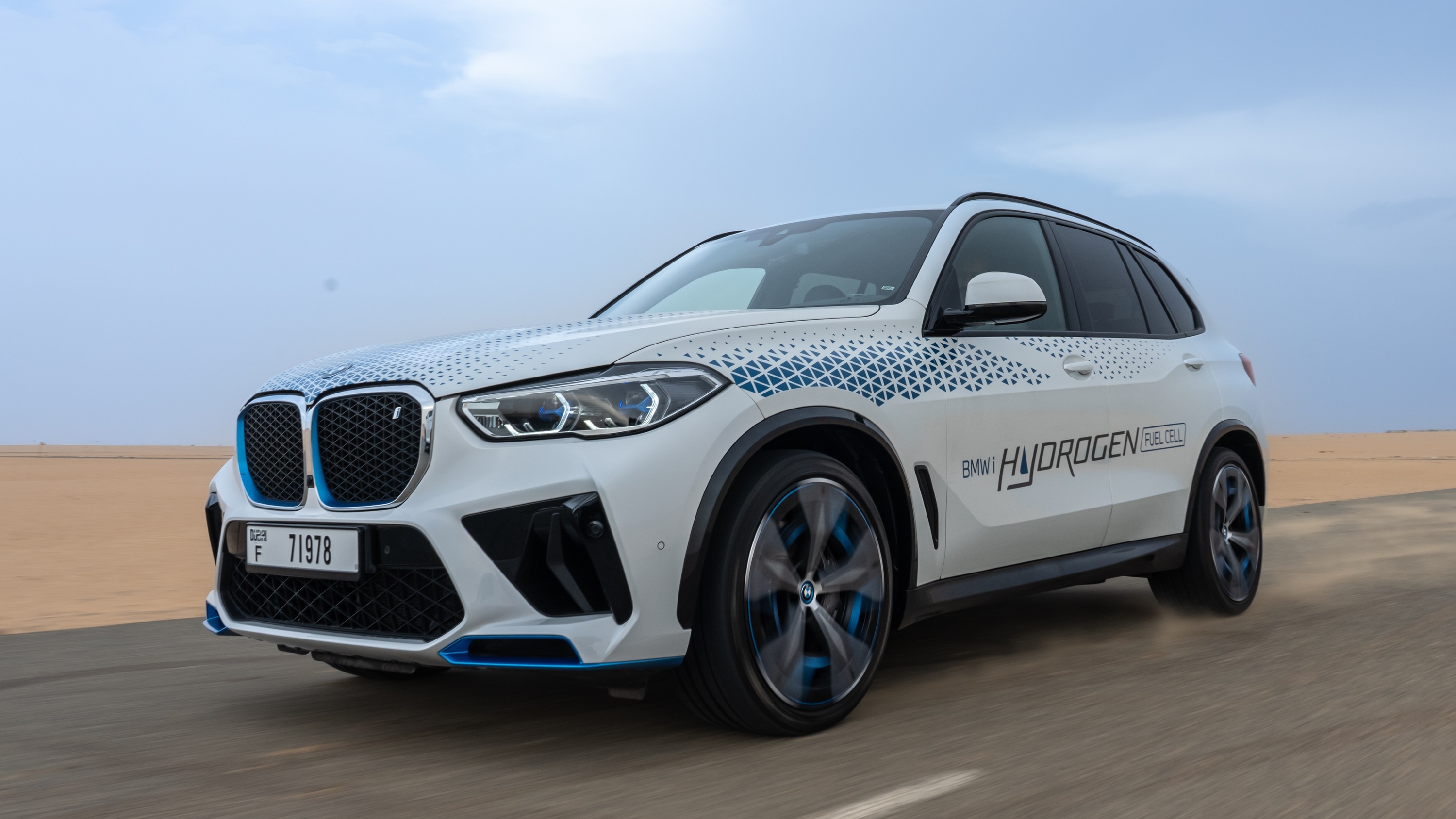 BMW to launch hydrogen fuel cell drivetrain in 2028 - Automotive News