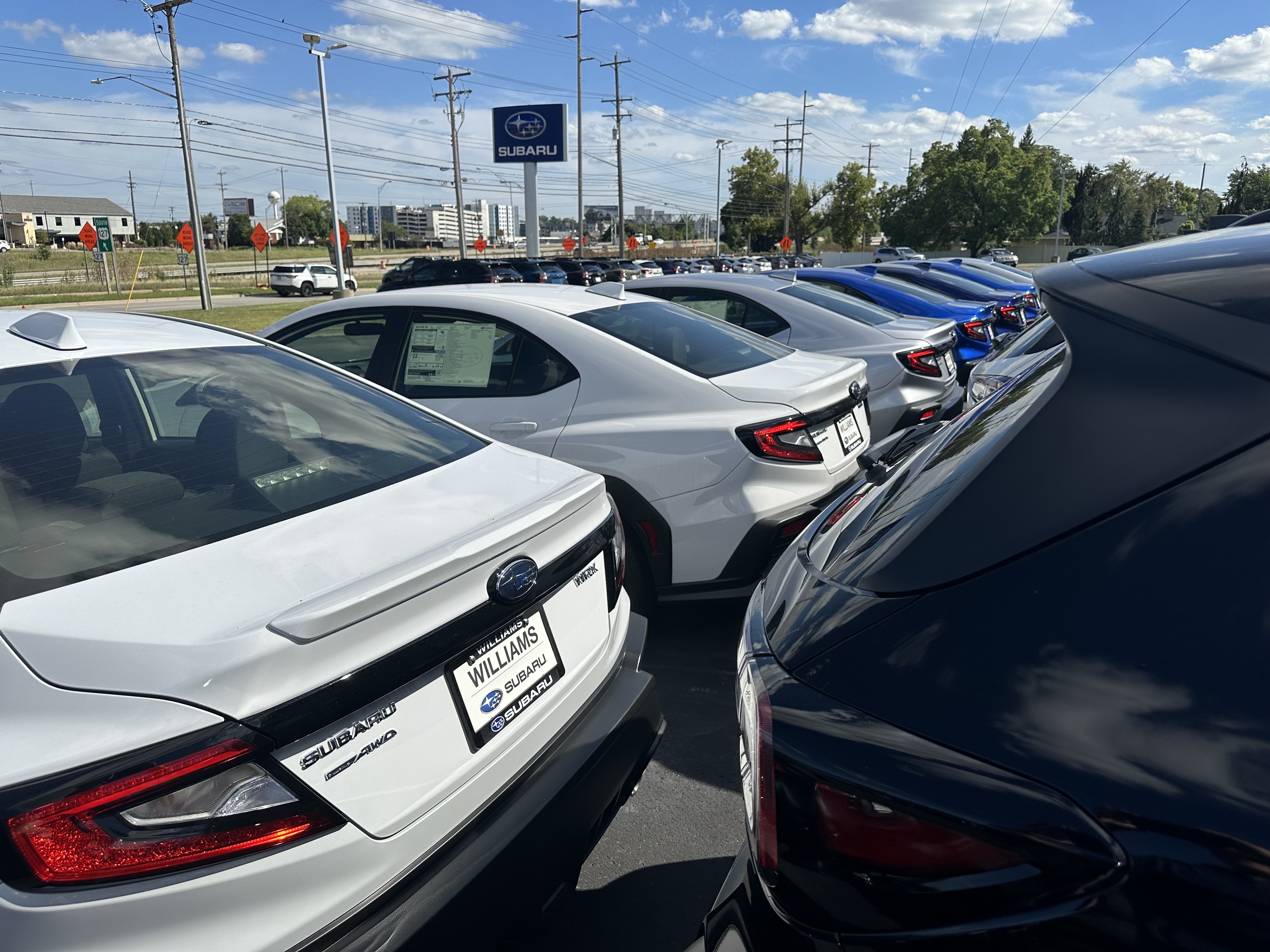U.S. new-vehicle inventory jumps 11% - Automotive News