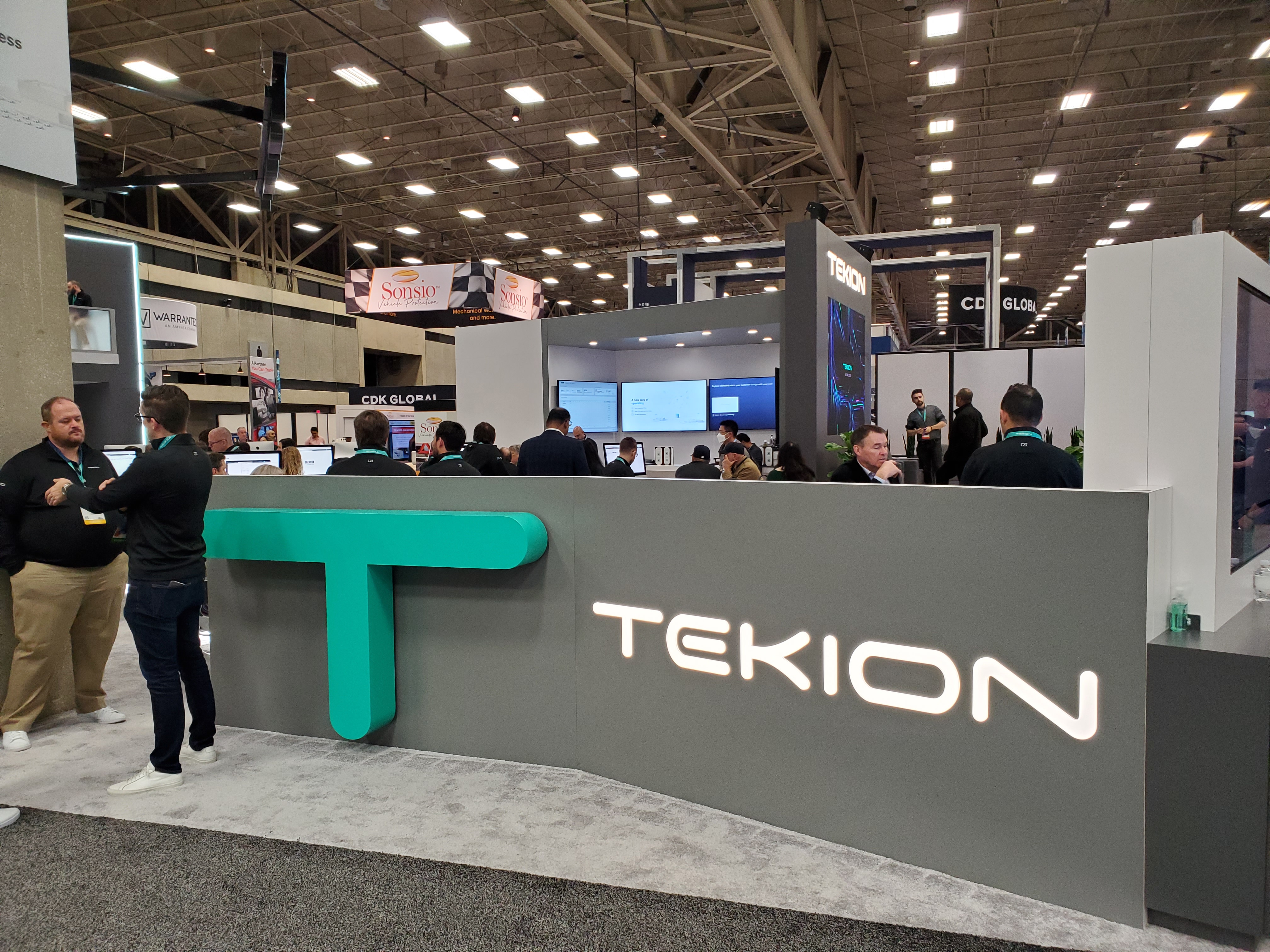 Tekion, Ken Garff seal expanded DMS deal - Automotive News