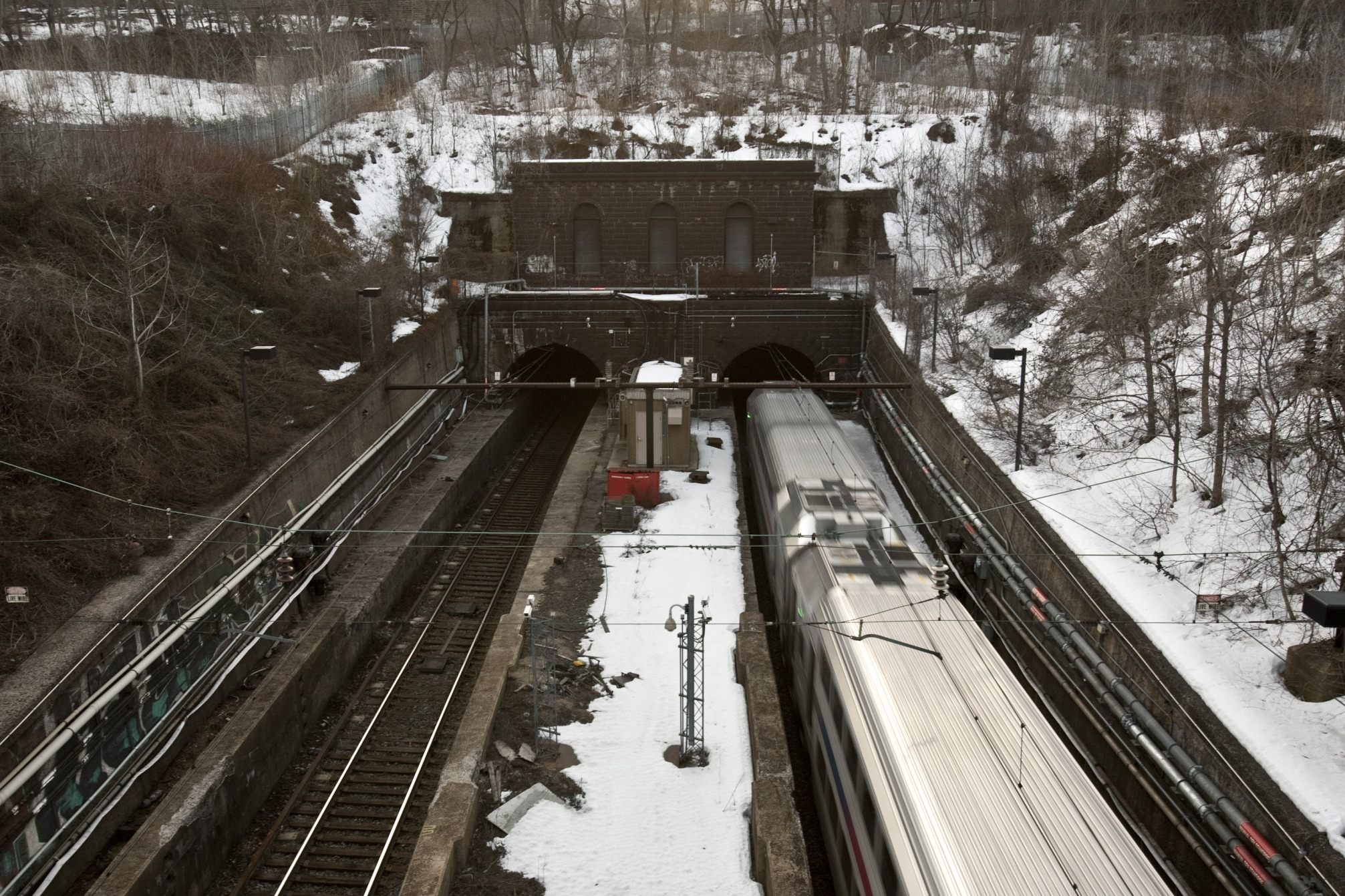 Letitia James wins court order keeping Gateway project open - Crain's ...