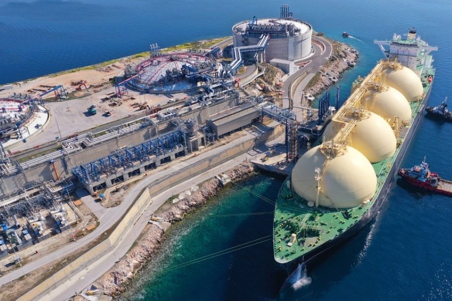LNG Canada Advances Toward Phase 2 as Fluor, JGC Secure FEED Contract ...