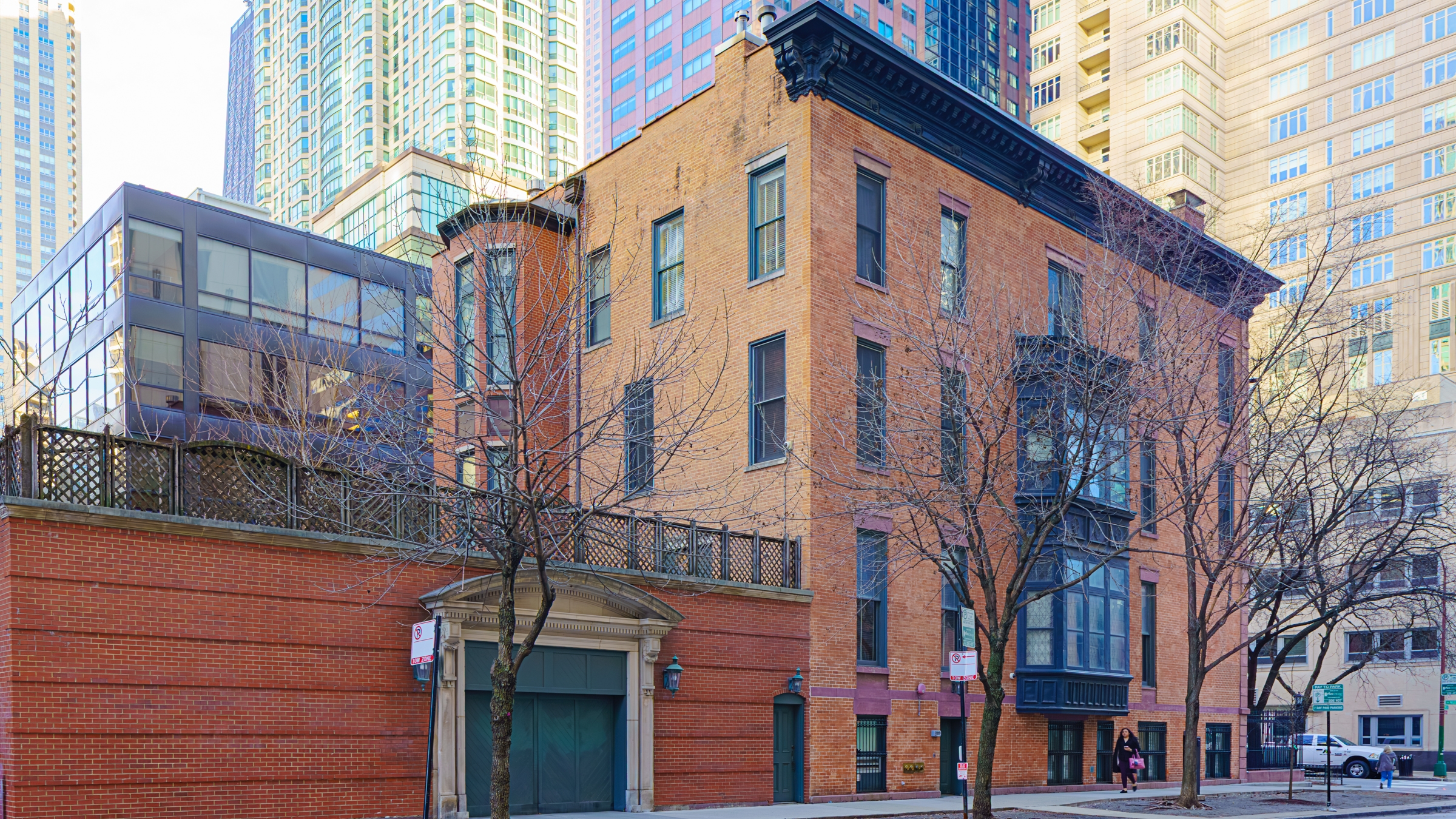 River North landmark of Blues Brothers fame hits the market - Crain's ...