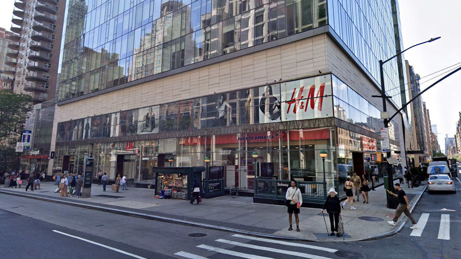 H&M to close two Manhattan stores in January - Crain's New York Business