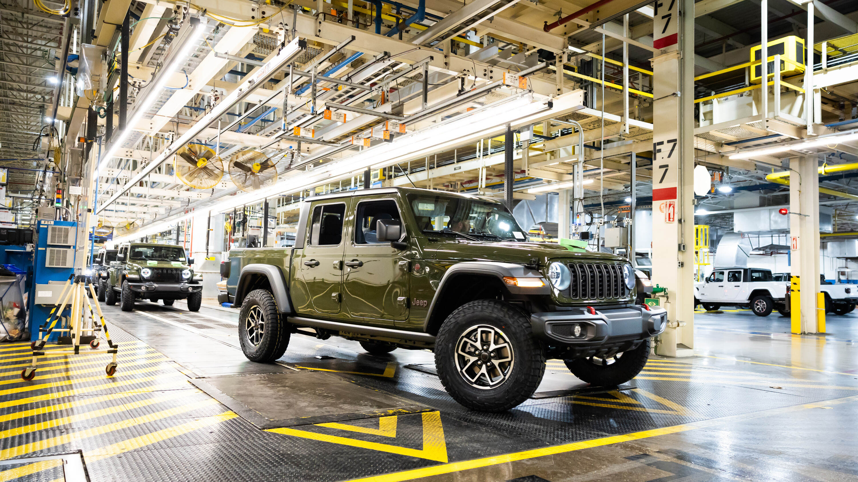 Stellantis warns of 1,100 layoffs at Jeep plant in Ohio - Automotive News