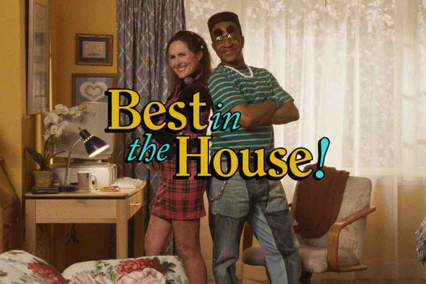 Samsung’s fake ’90s sitcom with Molly Shannon and Tim Meadows shows off ...