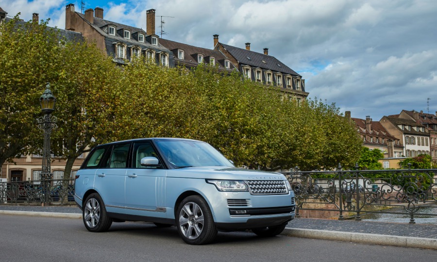 Range Rover diesel-hybrid saves fuel on and off road - Automotive News