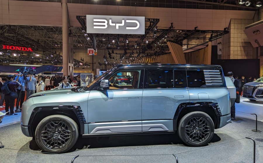 Chinese companies move to bypass tariffs by building EVs in Europe | Pakistan Defence Forum