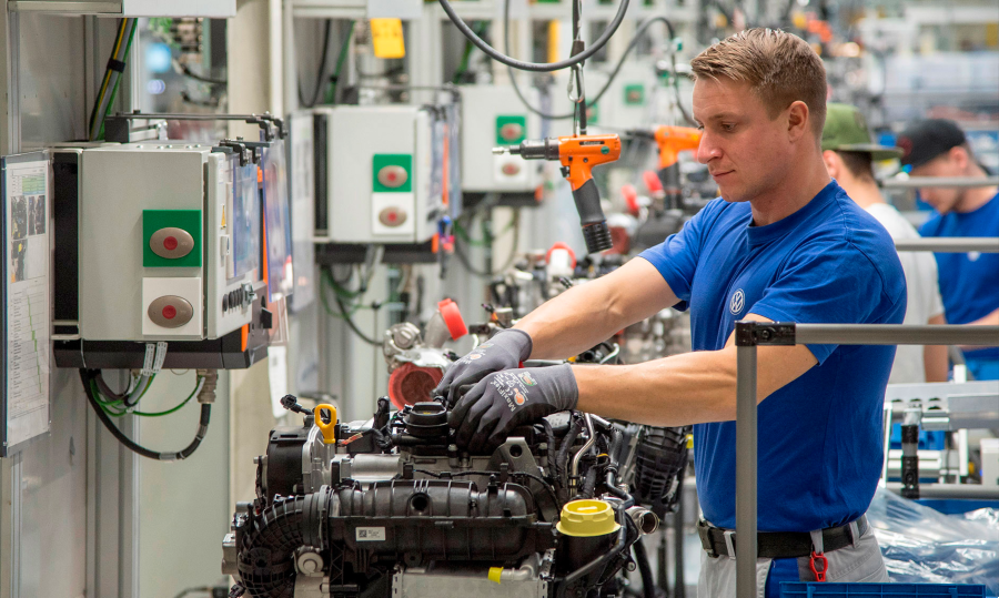 OEMs will slash engine production in Europe 20% by 2025 - Automotive News