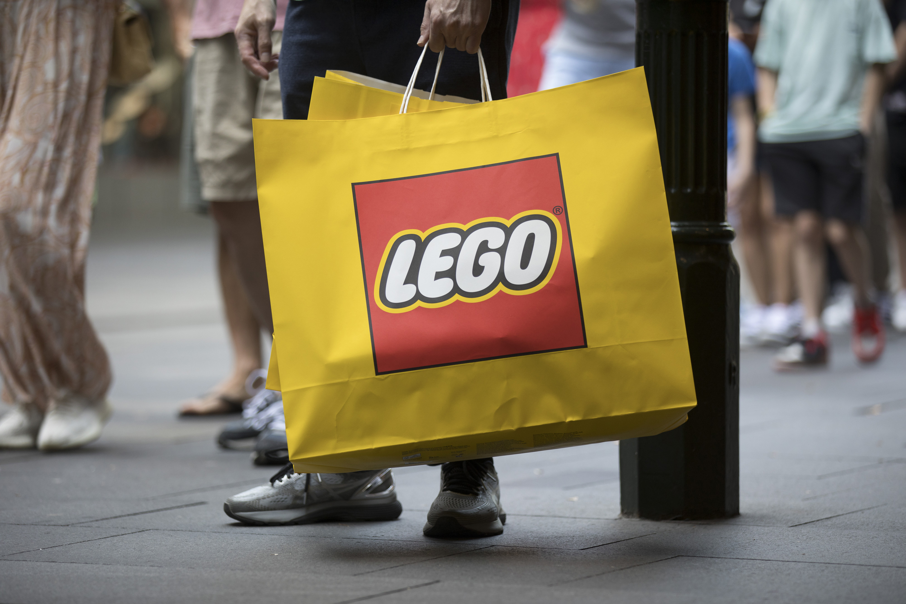 Lego awards Publicis its global media account - Ad Age