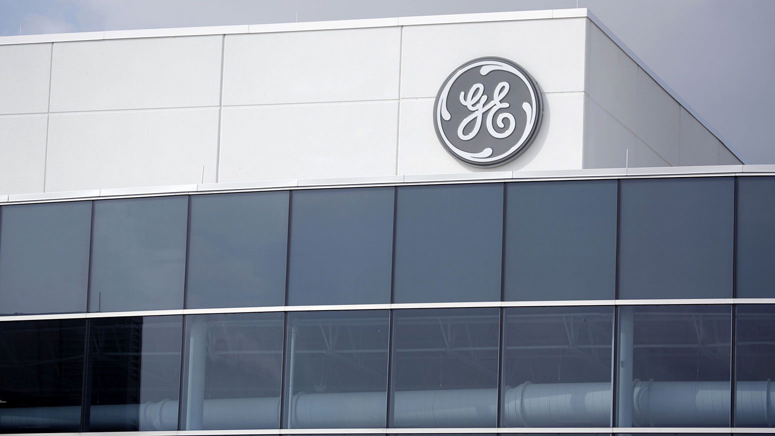 GE Pension Trust's bet on hedge-fund like Simplify ETF may be game ...