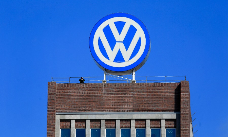 VW hires Apple exec for autonomous, mobility role - Automotive News