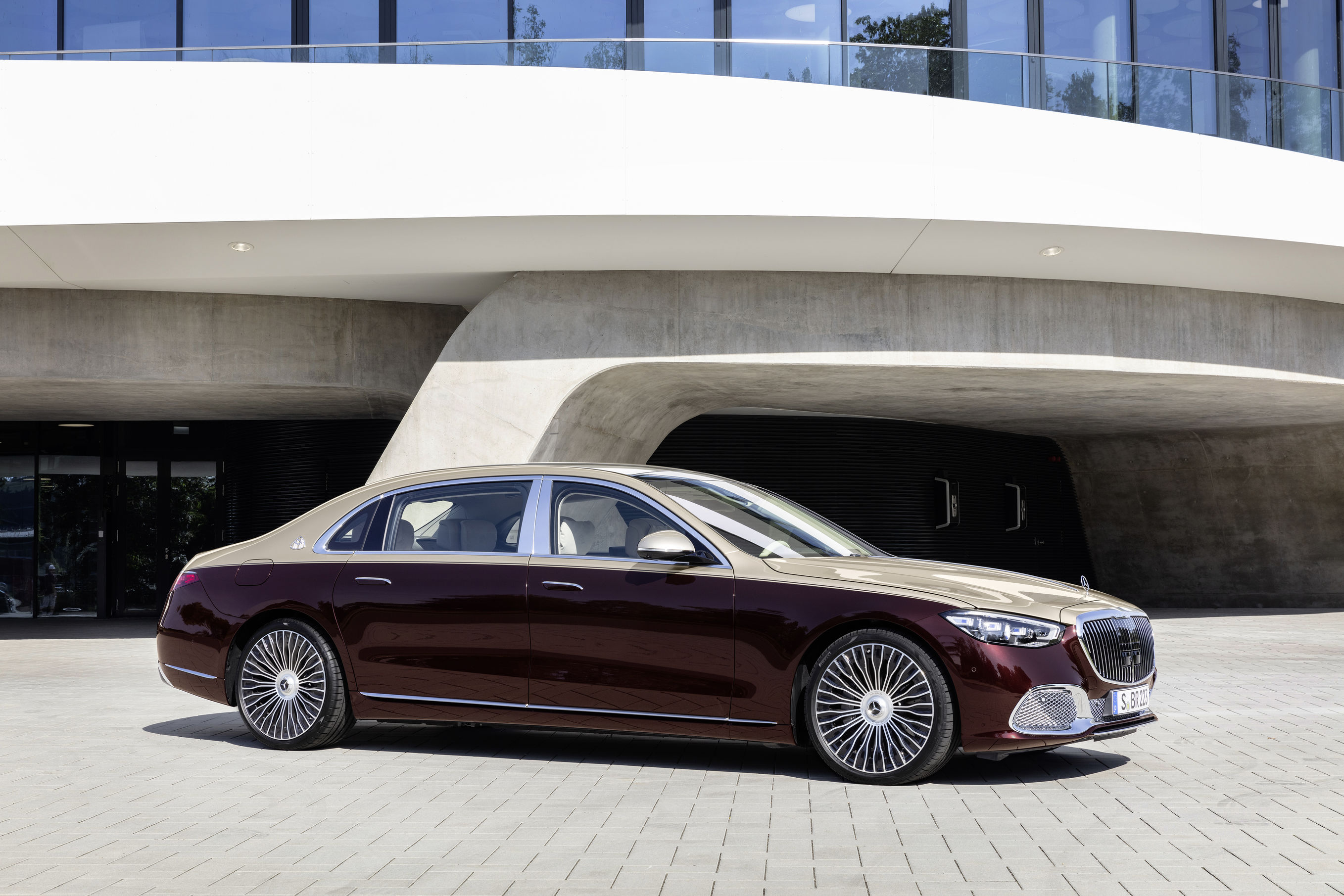 Mercedes rolls out the new Maybach S-Class - Automotive News