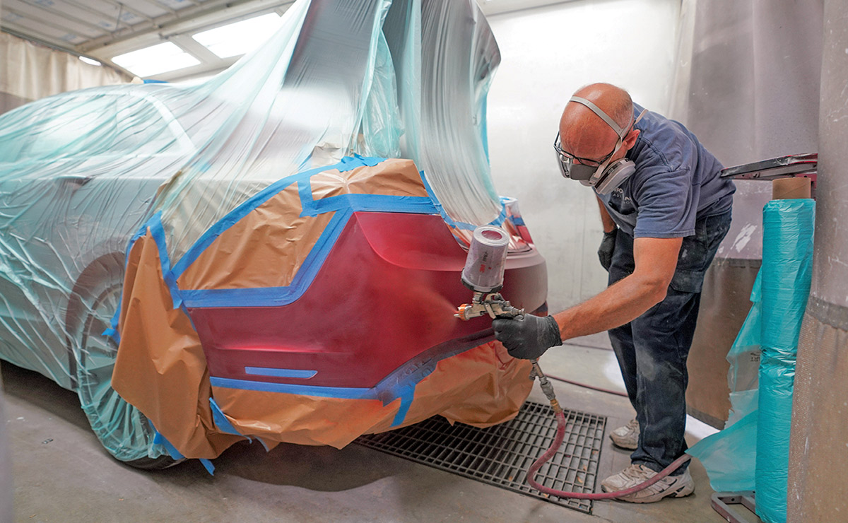 More dealerships shedding collision centers