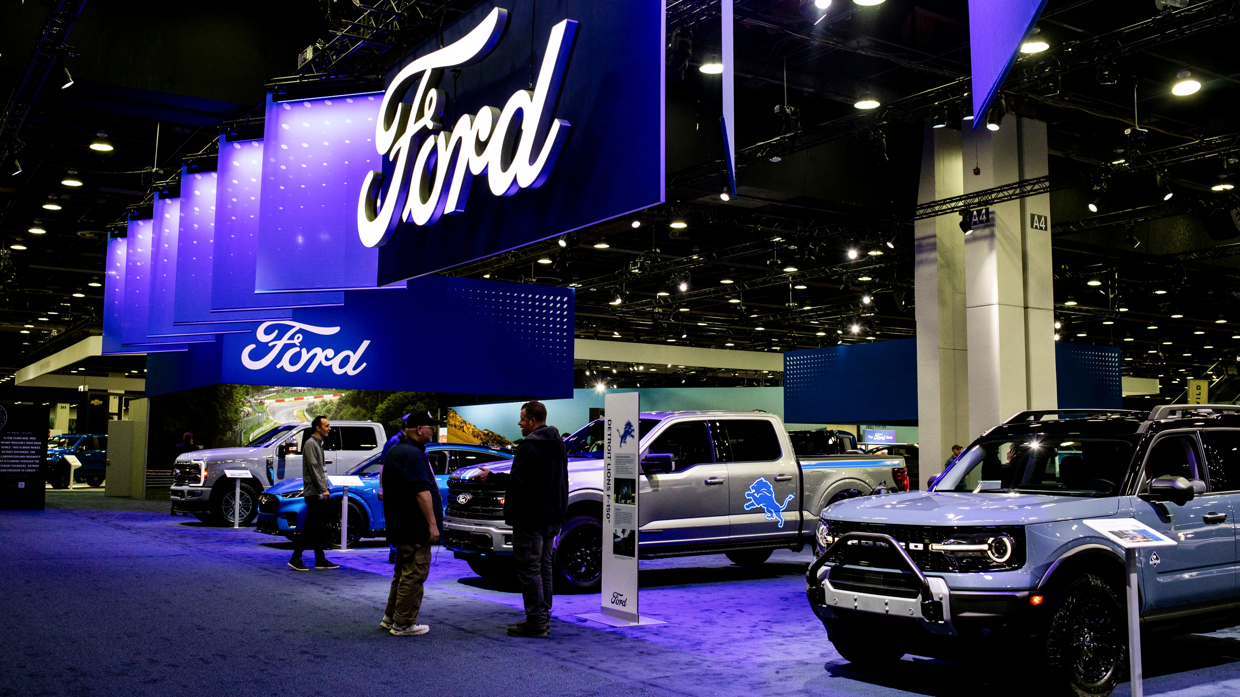 Subaru rejoins Detroit Auto Show as BMW, Mazda dealers exit ...