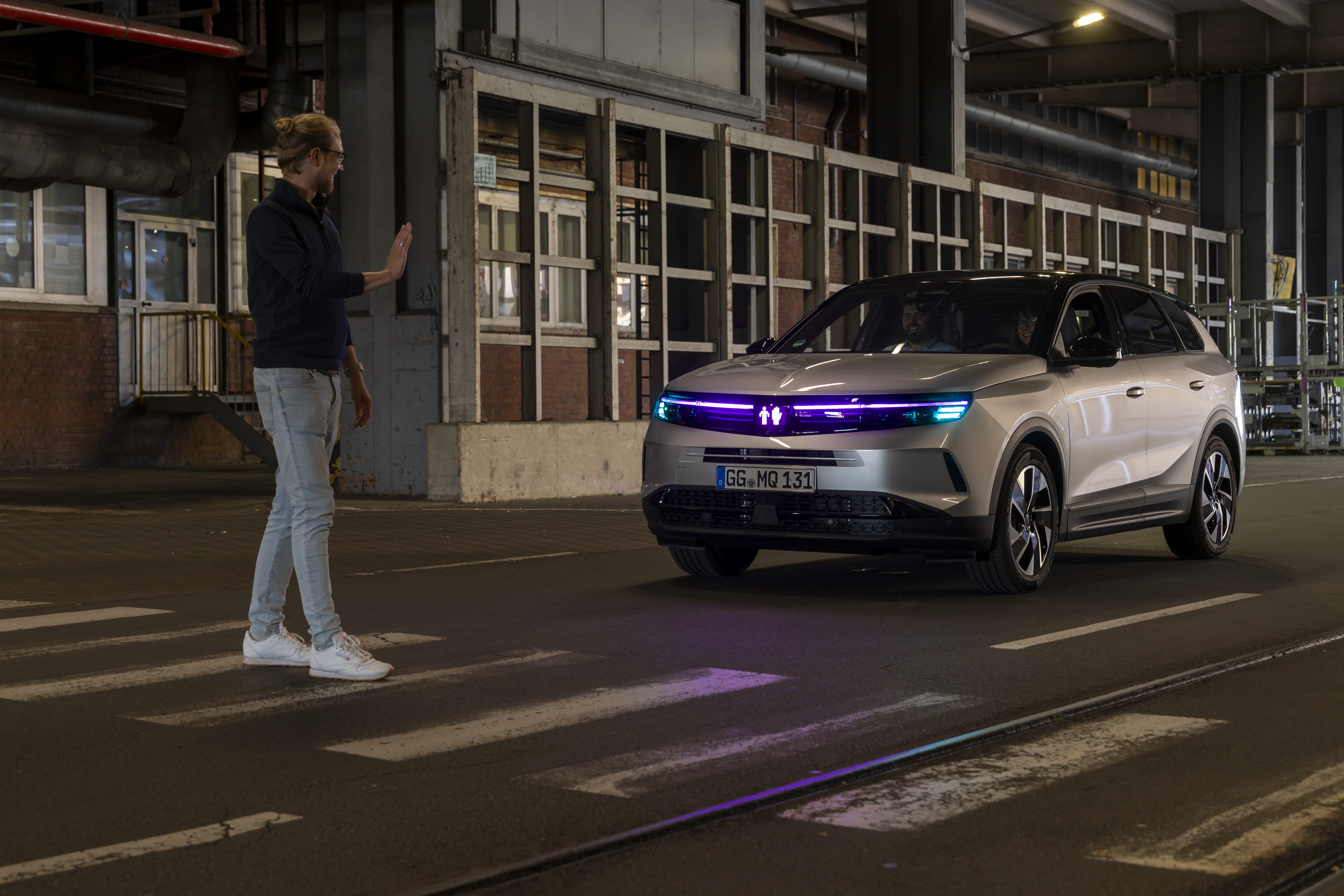 Opel concept communicates via colored lights, signals - Automotive News