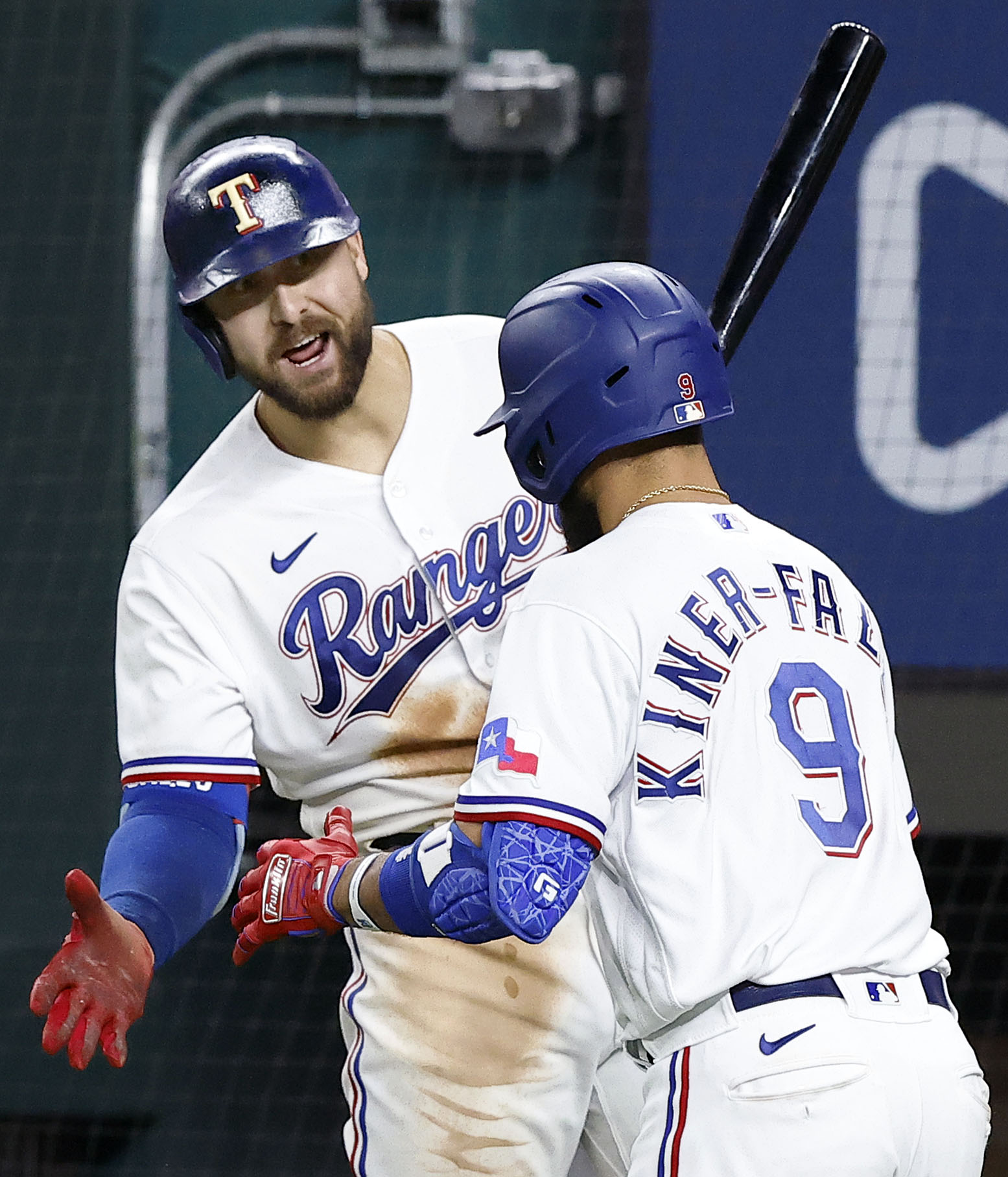 Photos: Hello Win Column! Rangers' bats wake up in 4-1 victory over Red ...