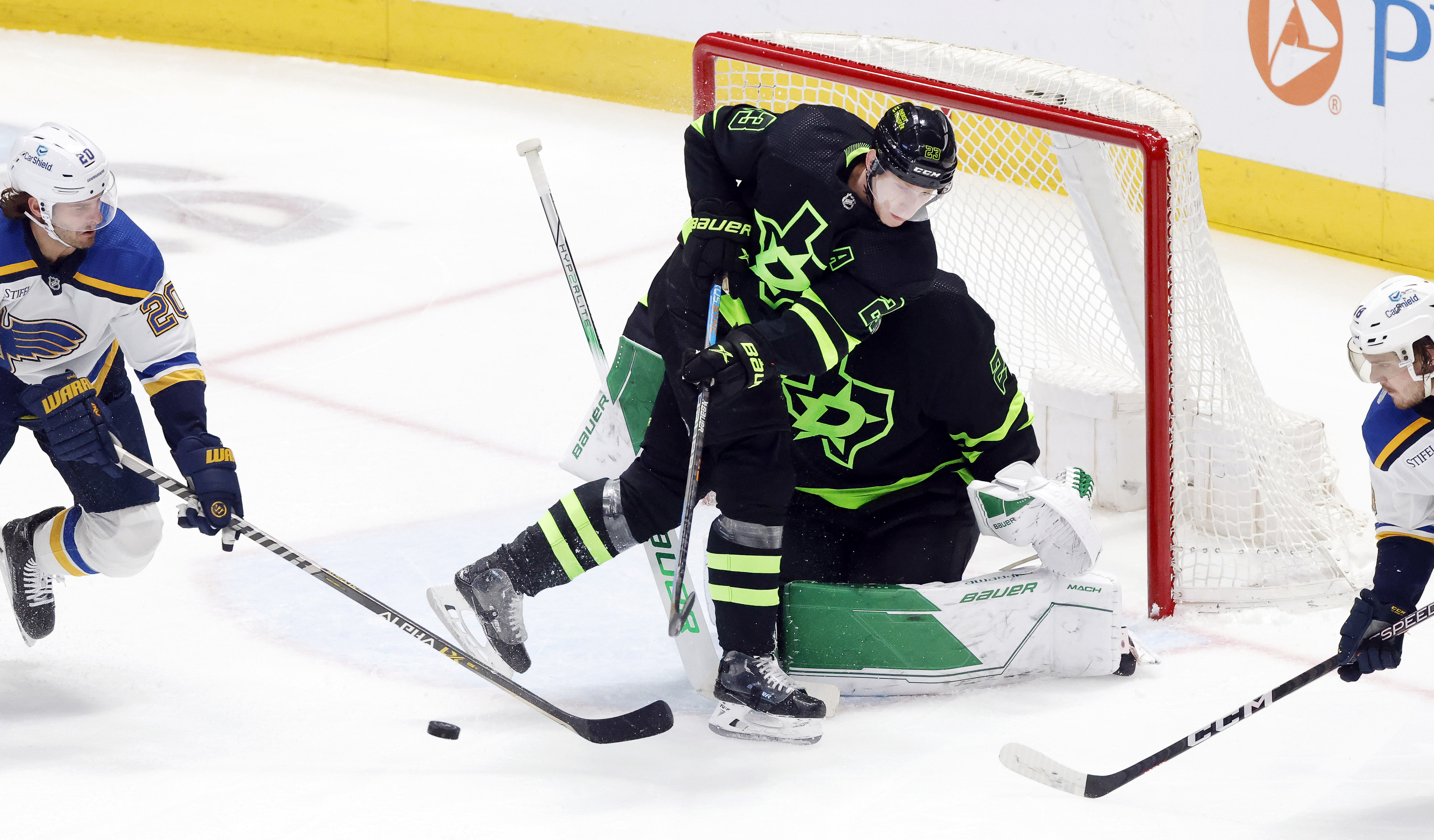Photos: Stars close season with sixth straight win, but must wait for ...