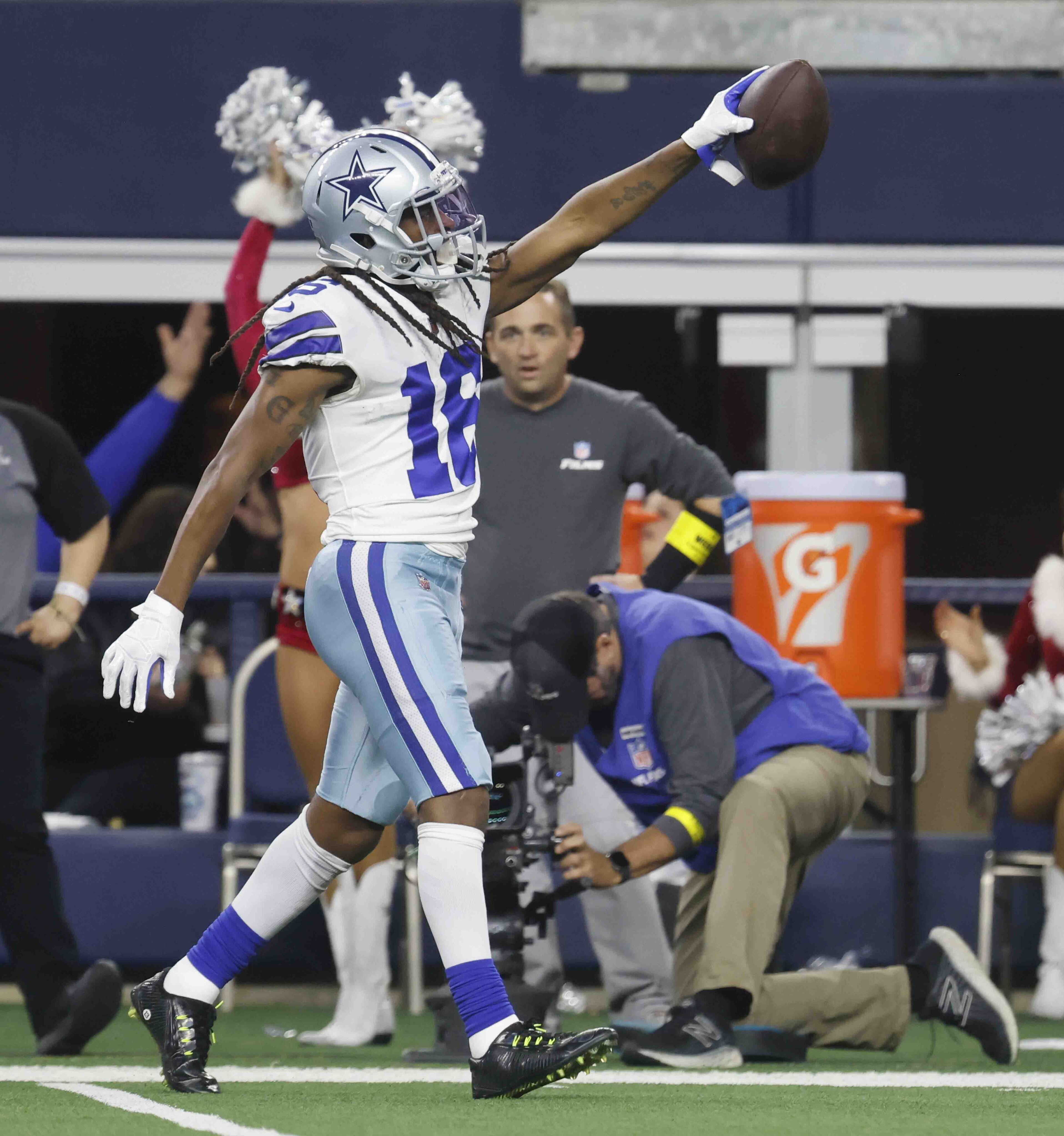 Man of the hour: Cowboys WR T.Y. Hilton hauls in a momentum-changing ...