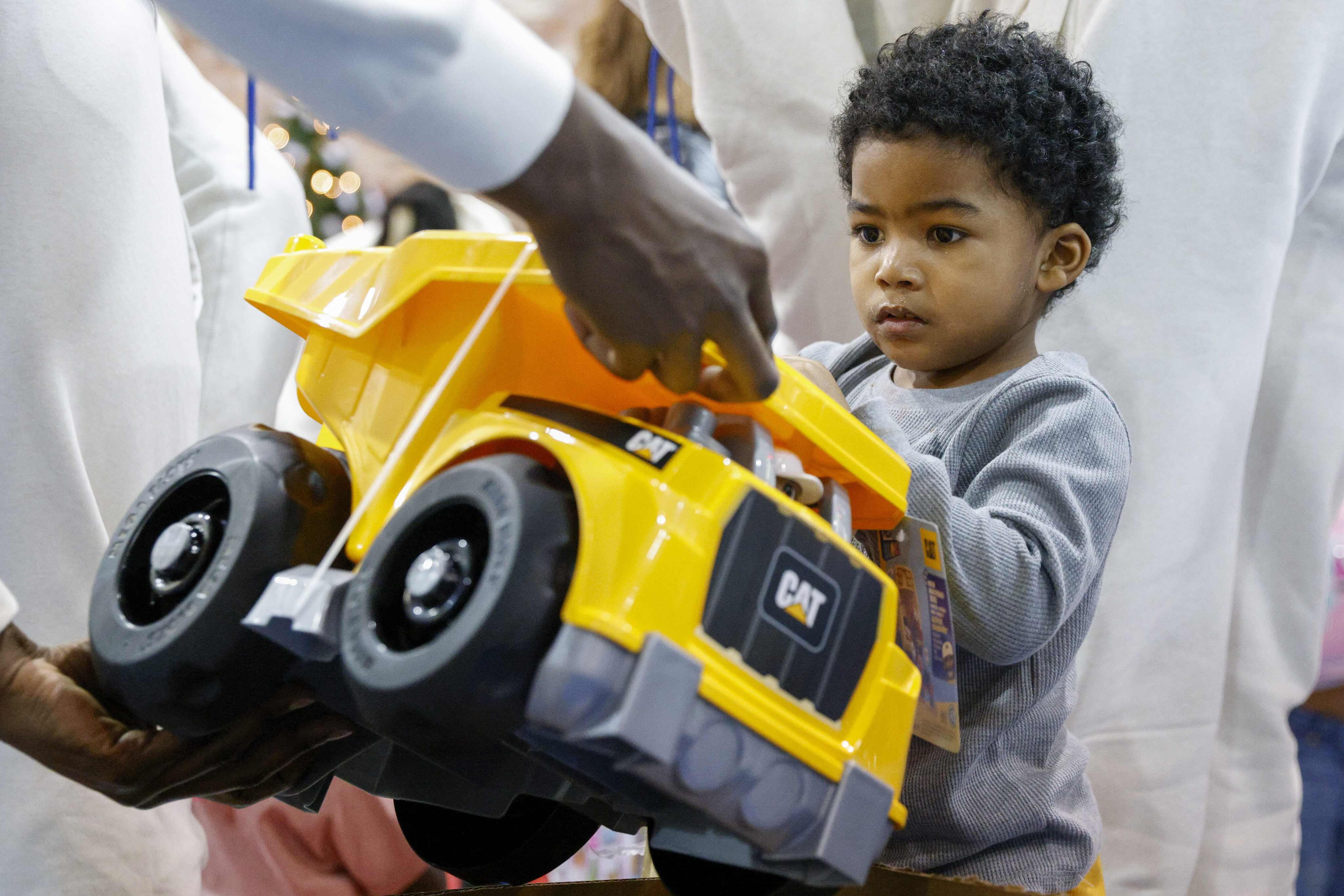 Photos: Dallas Mavericks host Cookies with Santa