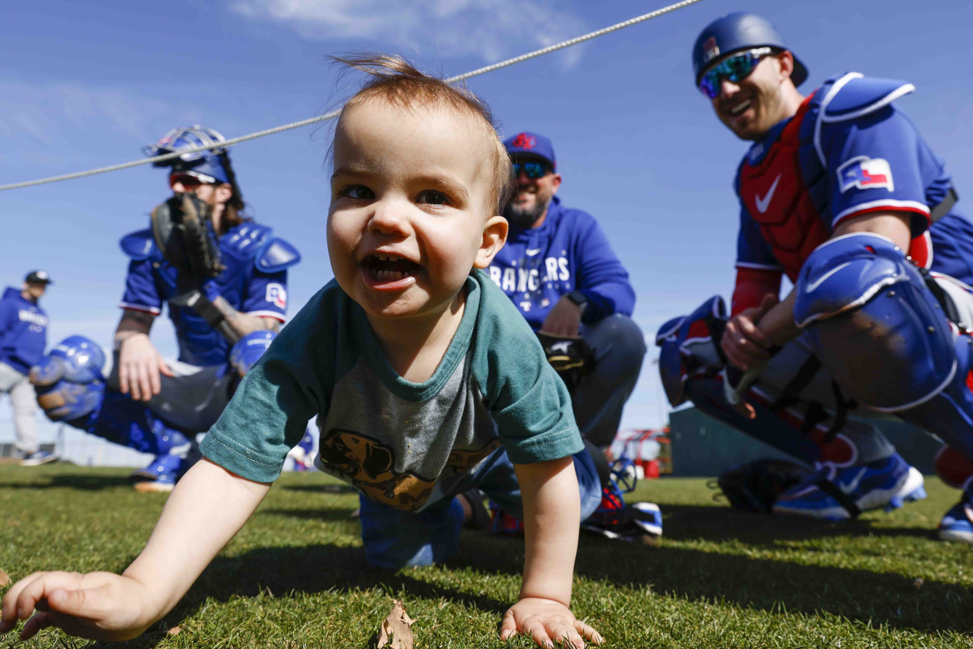 Photos: Pitching legends collide! Rangers pitcher Jacob deGrom talks it ...