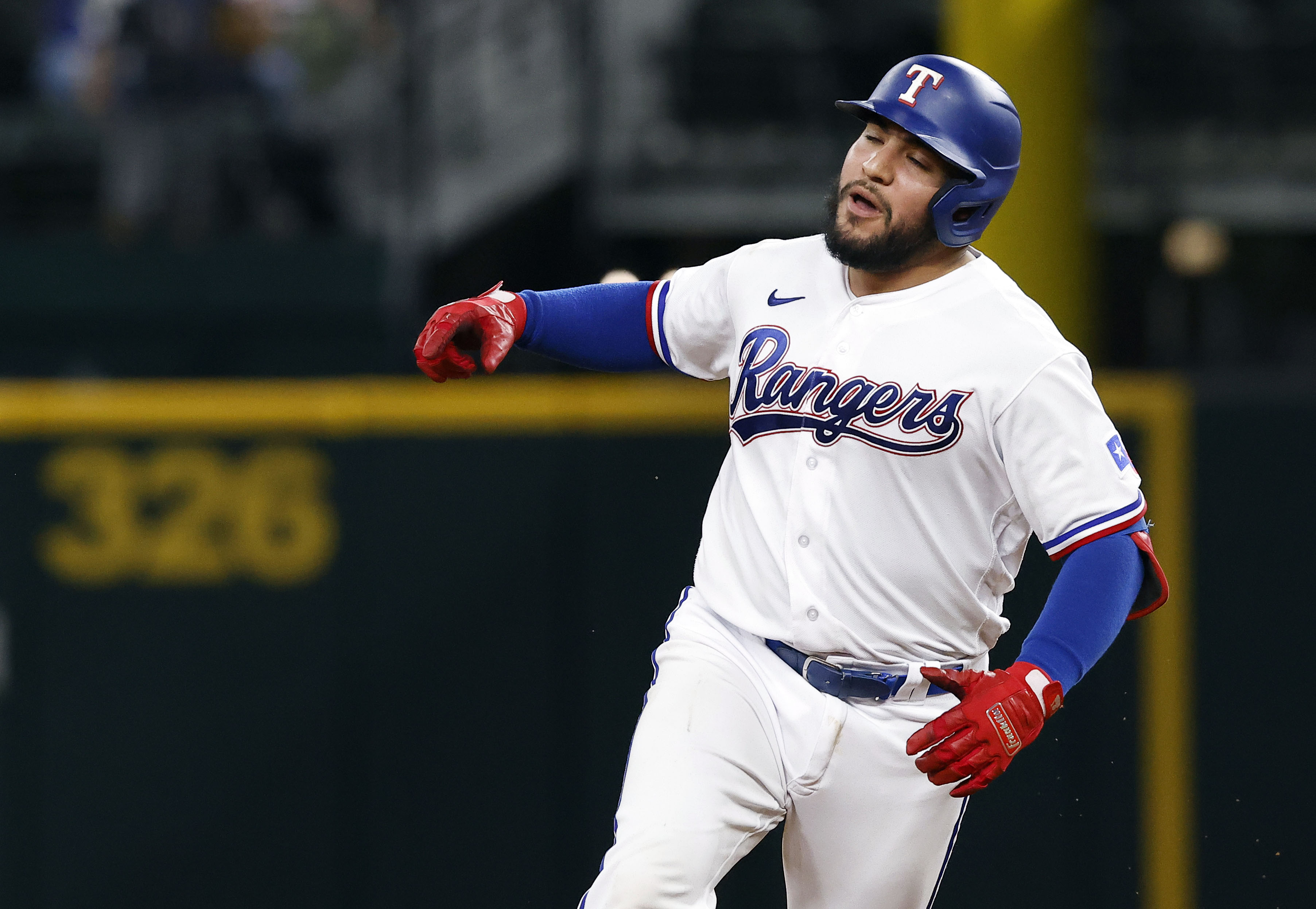 Photos: Hello Win Column! Rangers' bats wake up in 4-1 victory over Red ...