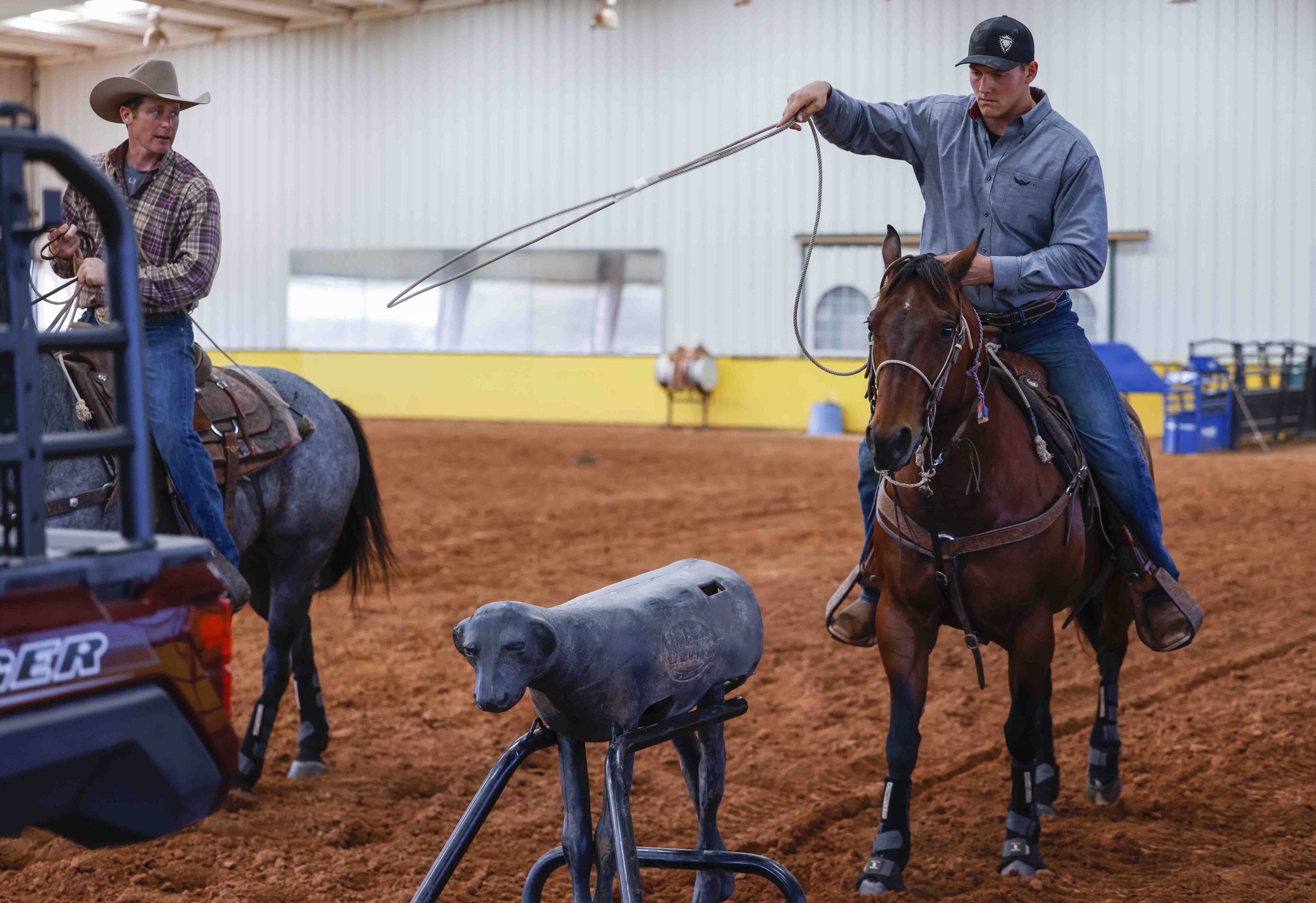 Learning the ropes! See Cowboys' LB Leighton Vander Esch work on his ...