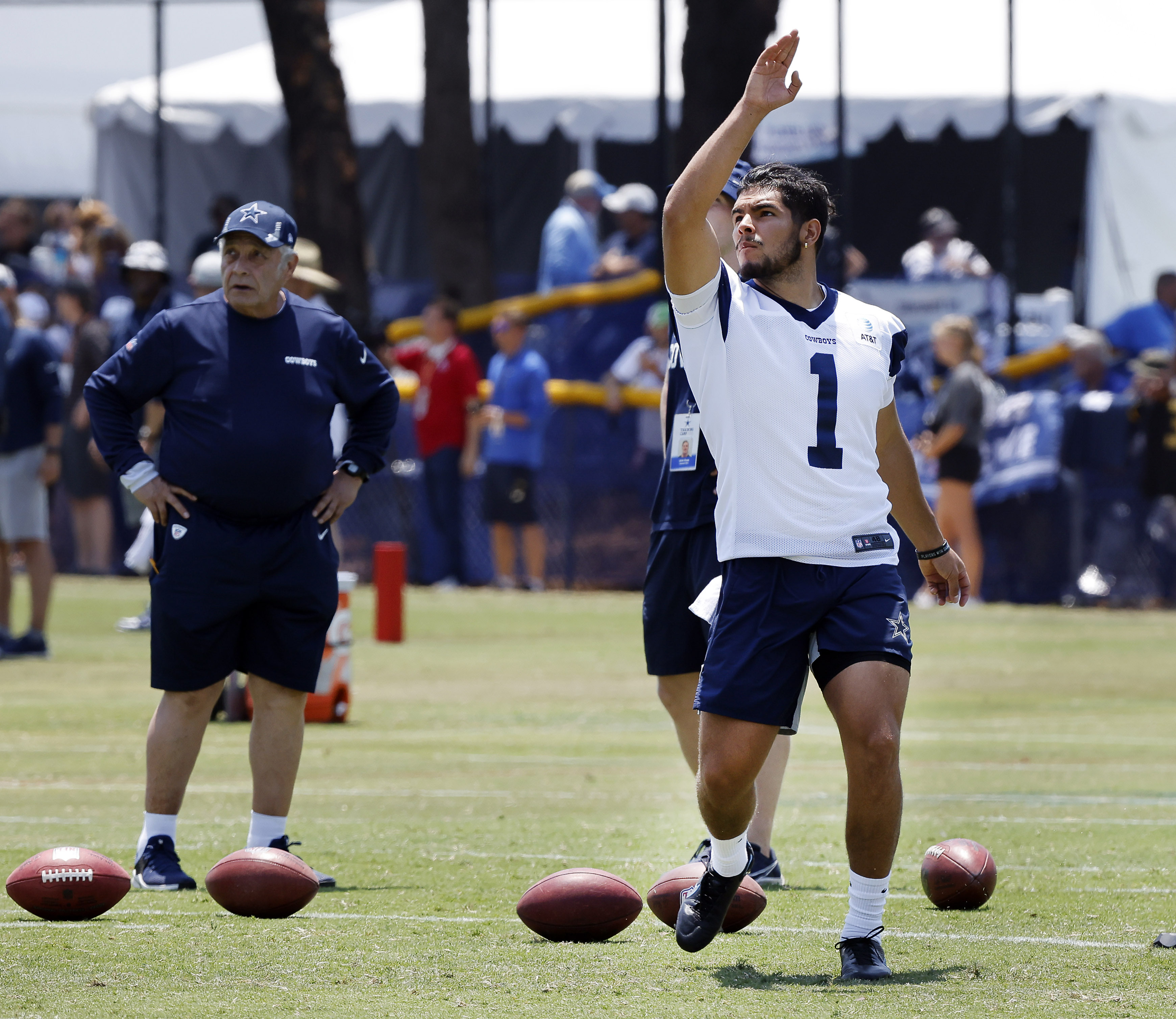 Cowboys training camp photos: Dalton Schultz father-son time and more ...