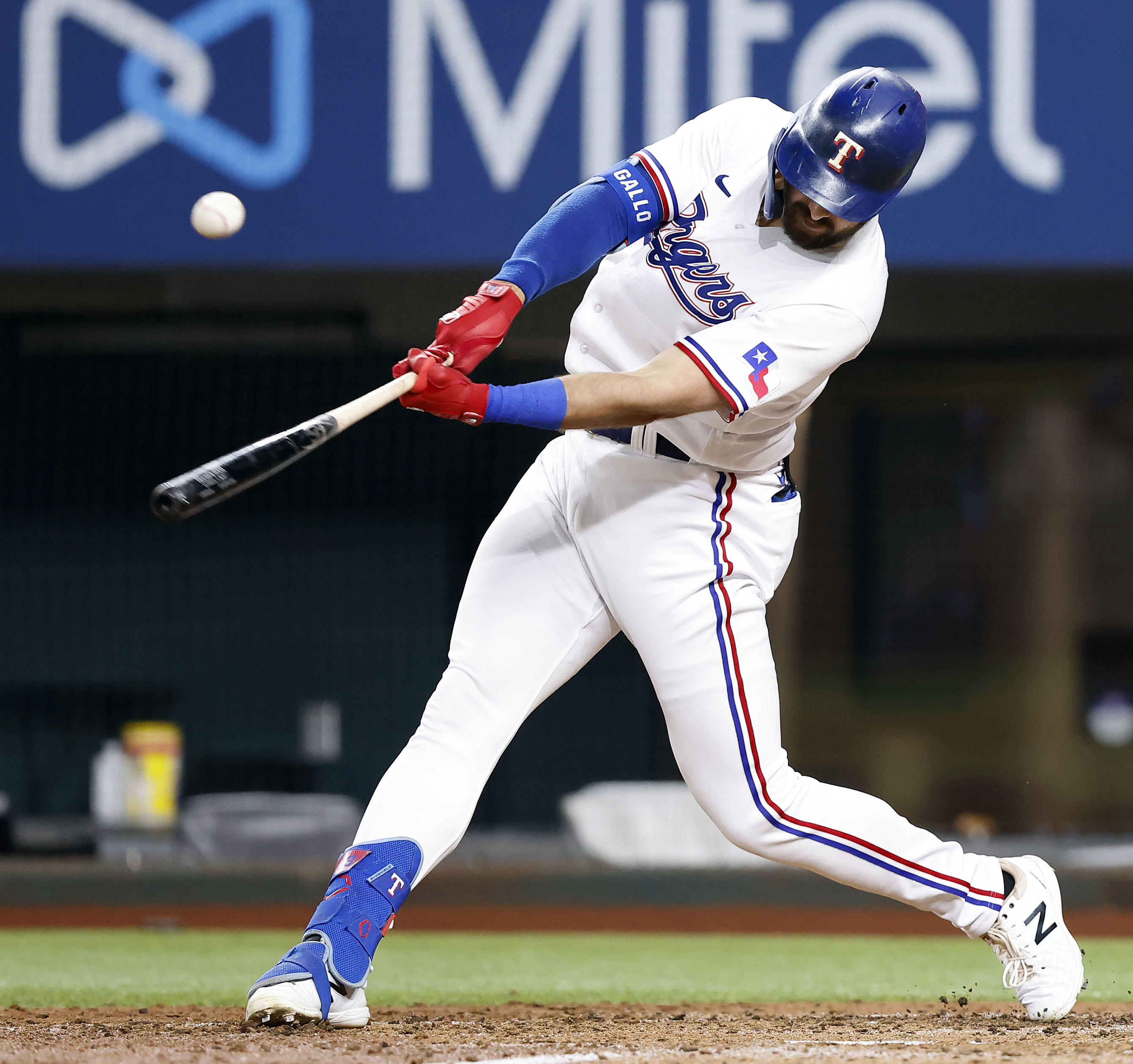 Photos: Hello Win Column! Rangers' bats wake up in 4-1 victory over Red ...
