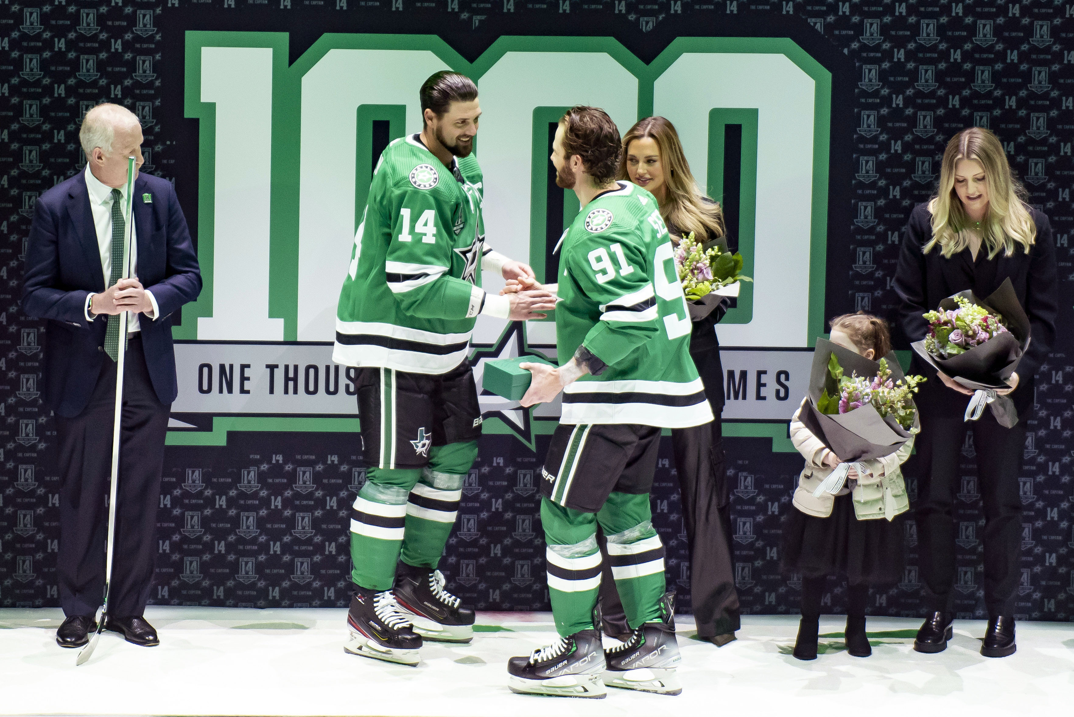 O Captain: Stars honor Jamie Benn's 1,000th career game with customary ...