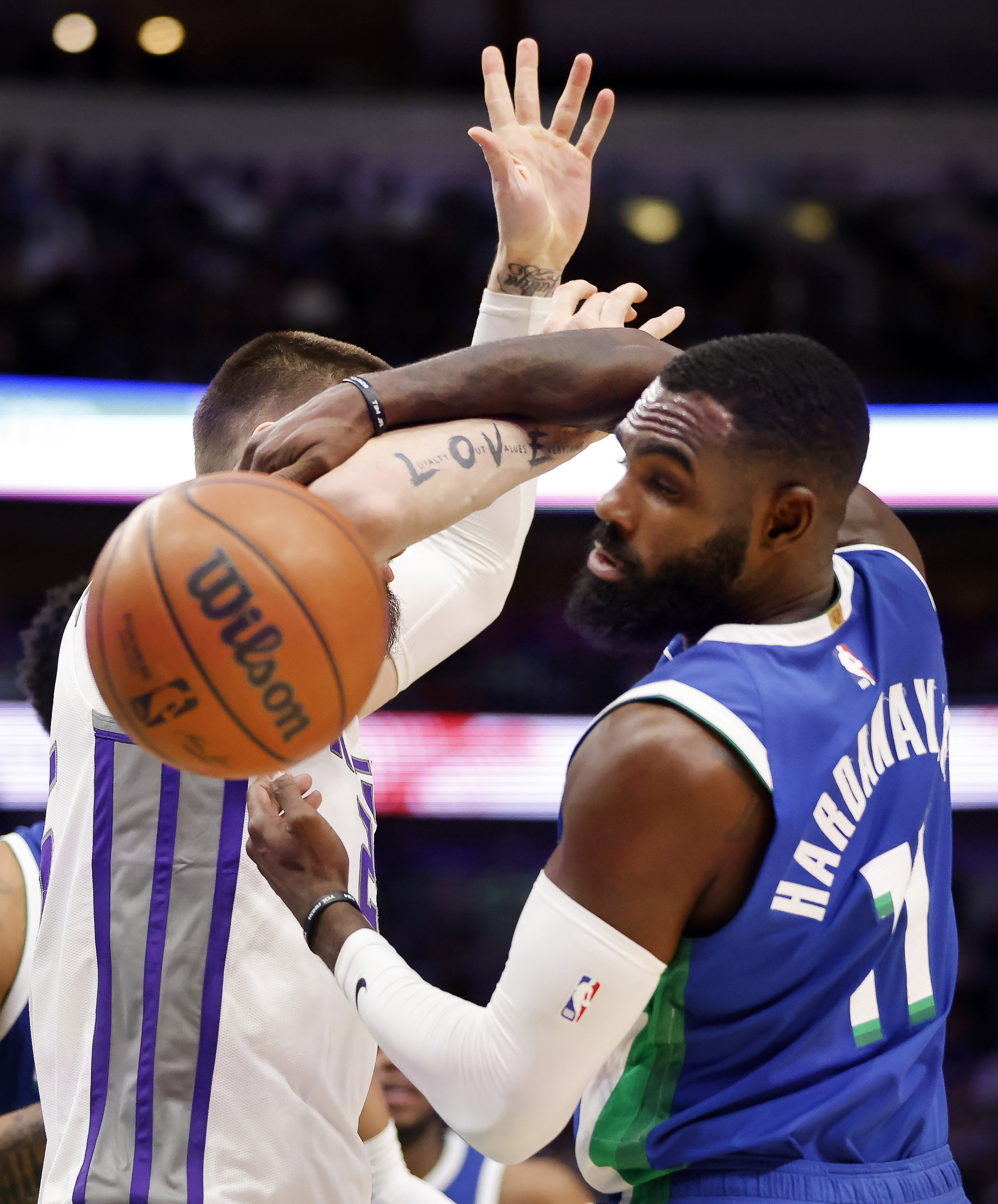 Photos: Mavericks find much-needed momentum with fourth-quarter swing ...