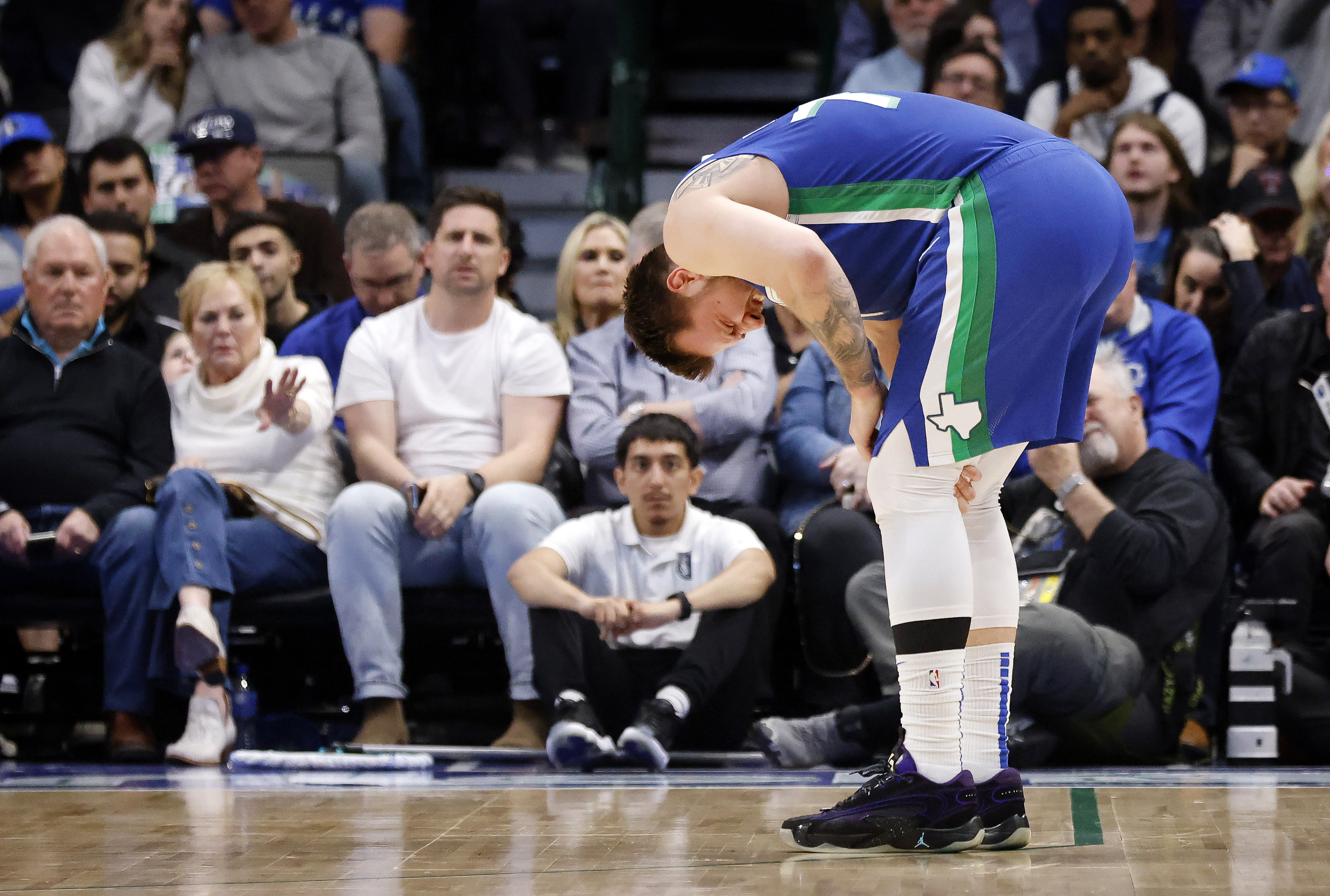Photos: Mavericks find much-needed momentum with fourth-quarter swing ...