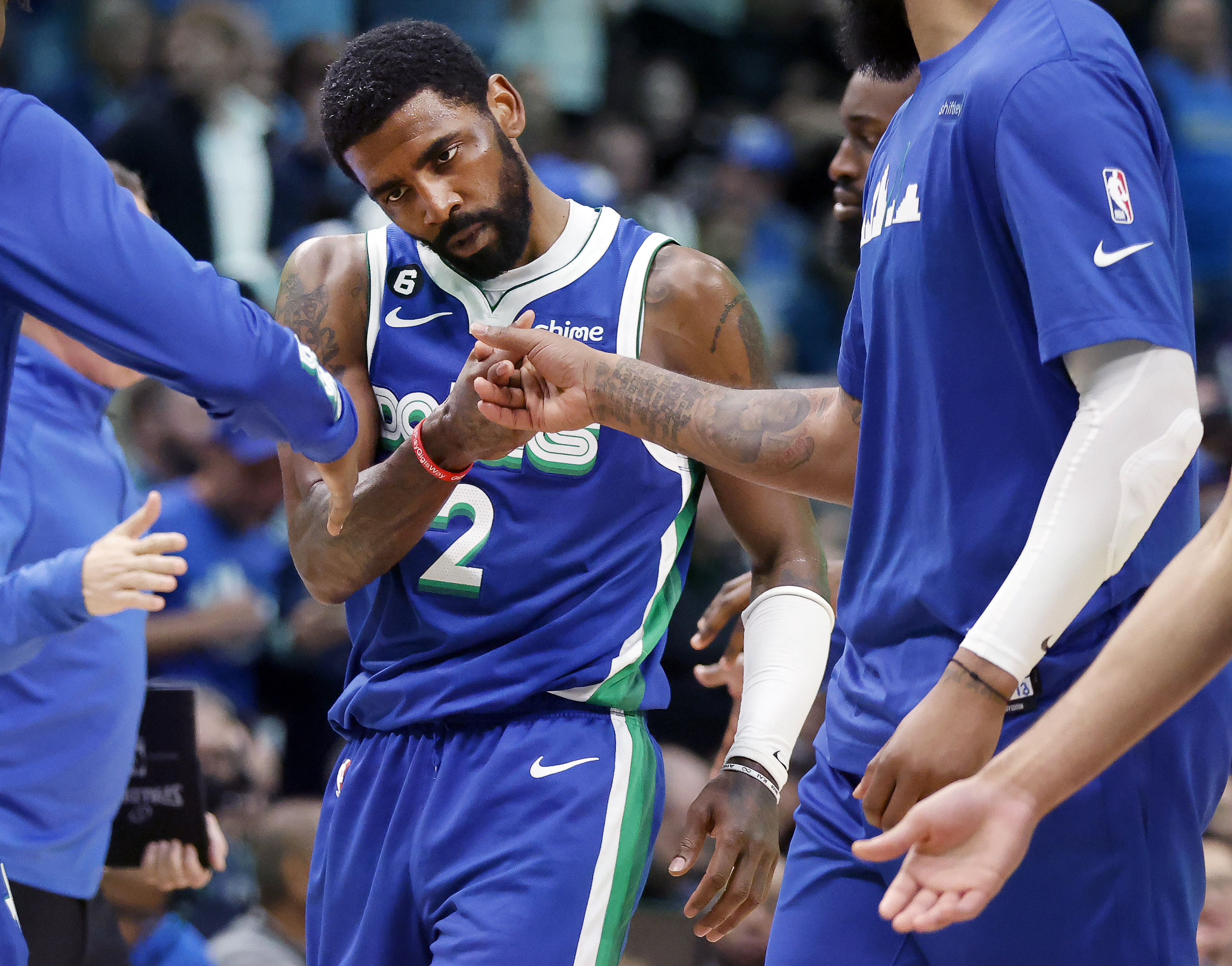 Photos: Mavericks find much-needed momentum with fourth-quarter swing ...