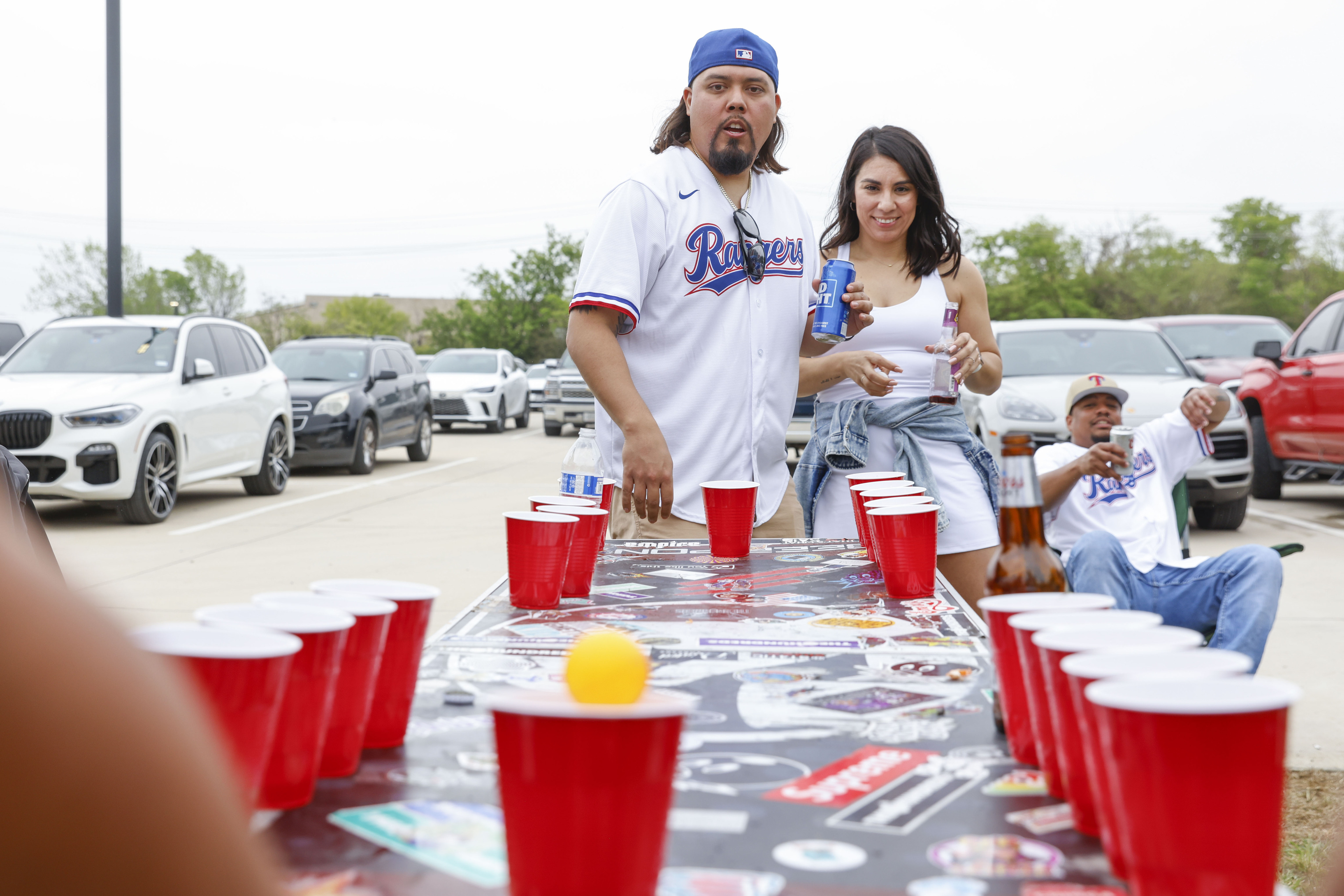Tailgating, mascots and more: This is how Rangers fans celebrated ...