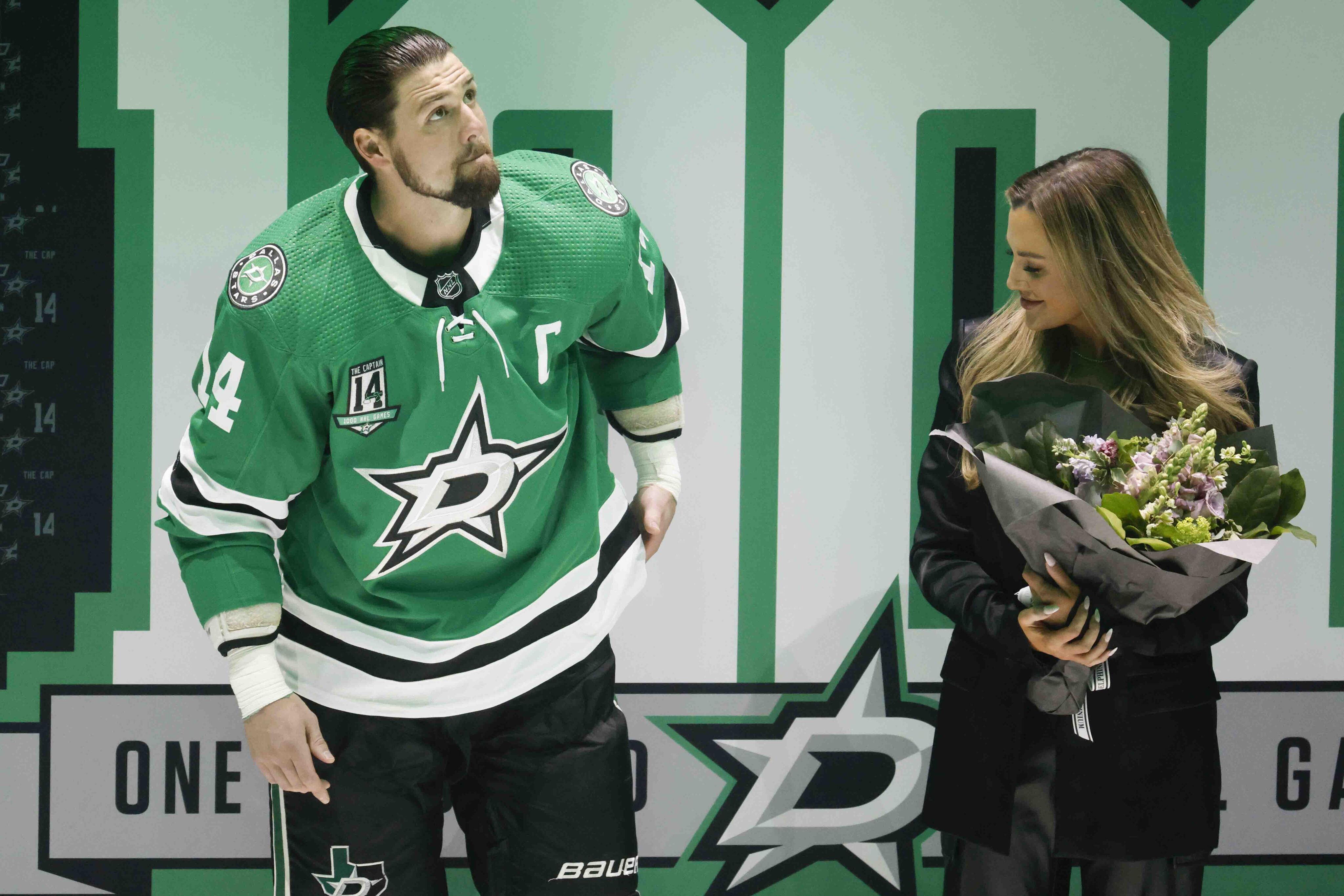 O Captain: Stars honor Jamie Benn's 1,000th career game with customary ...