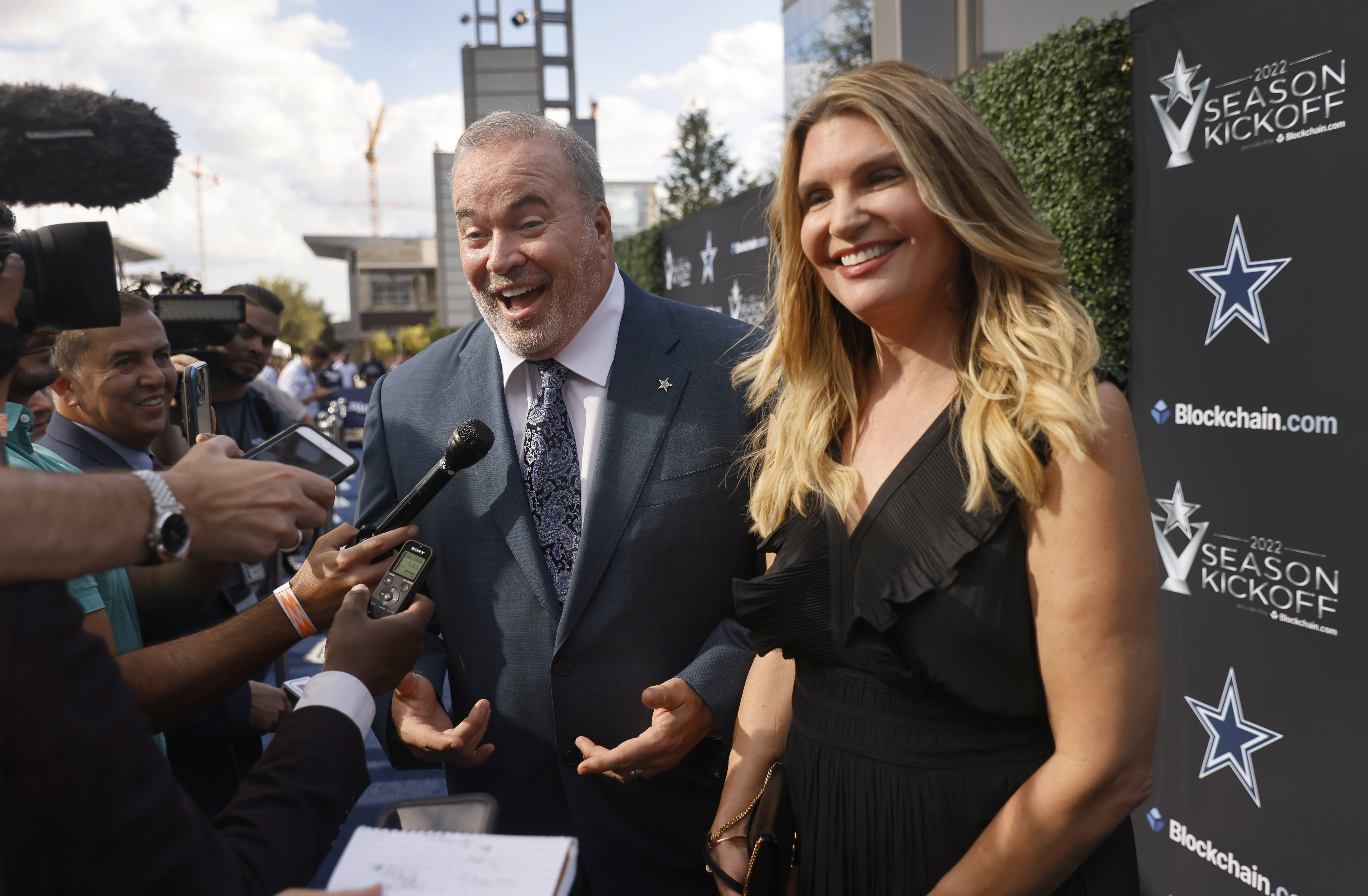Photos: Dak Prescott, Cowboys hit the blue carpet for kickoff celebration