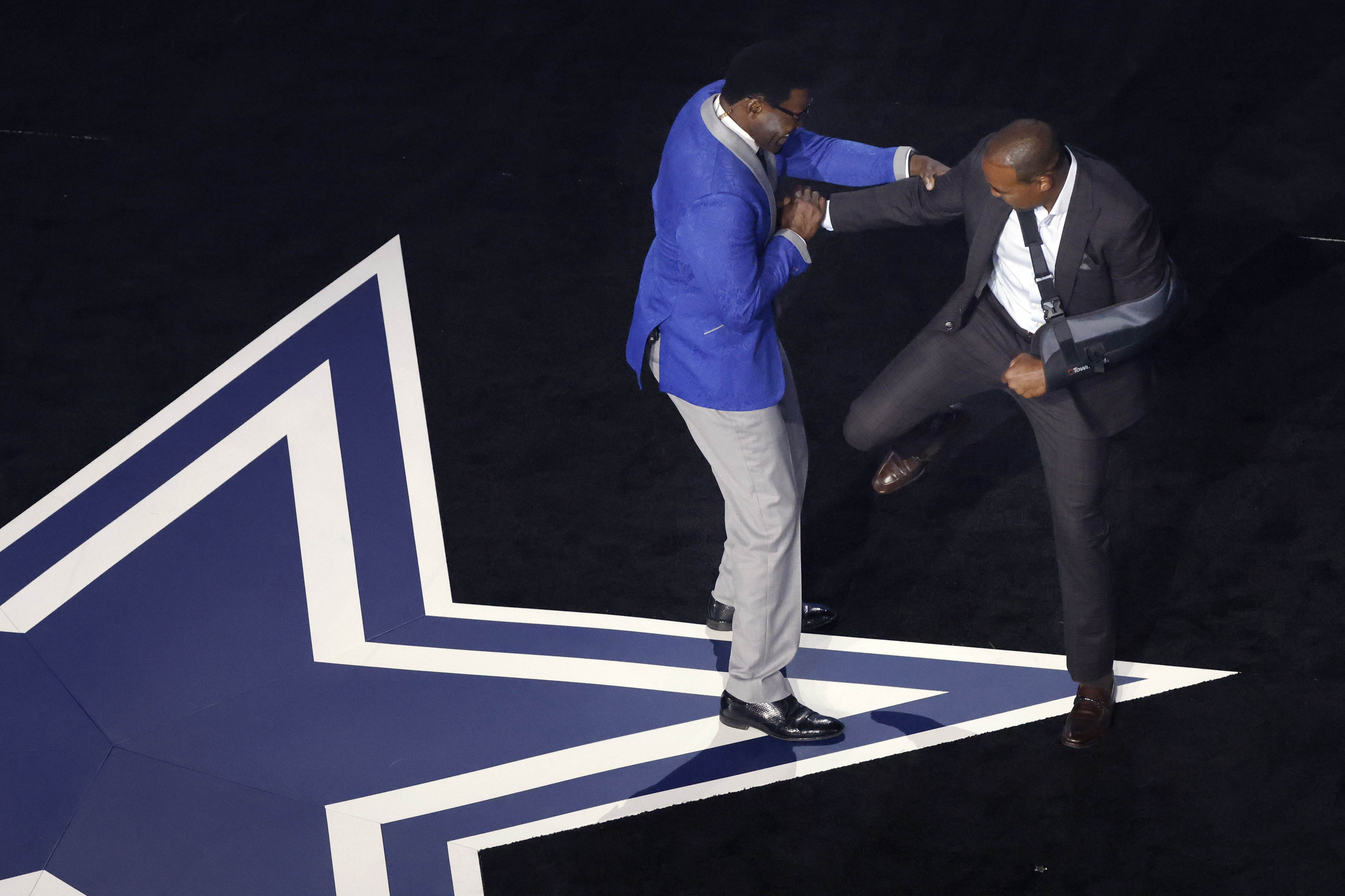 Photos: Dak Prescott, Cowboys hit the blue carpet for kickoff celebration