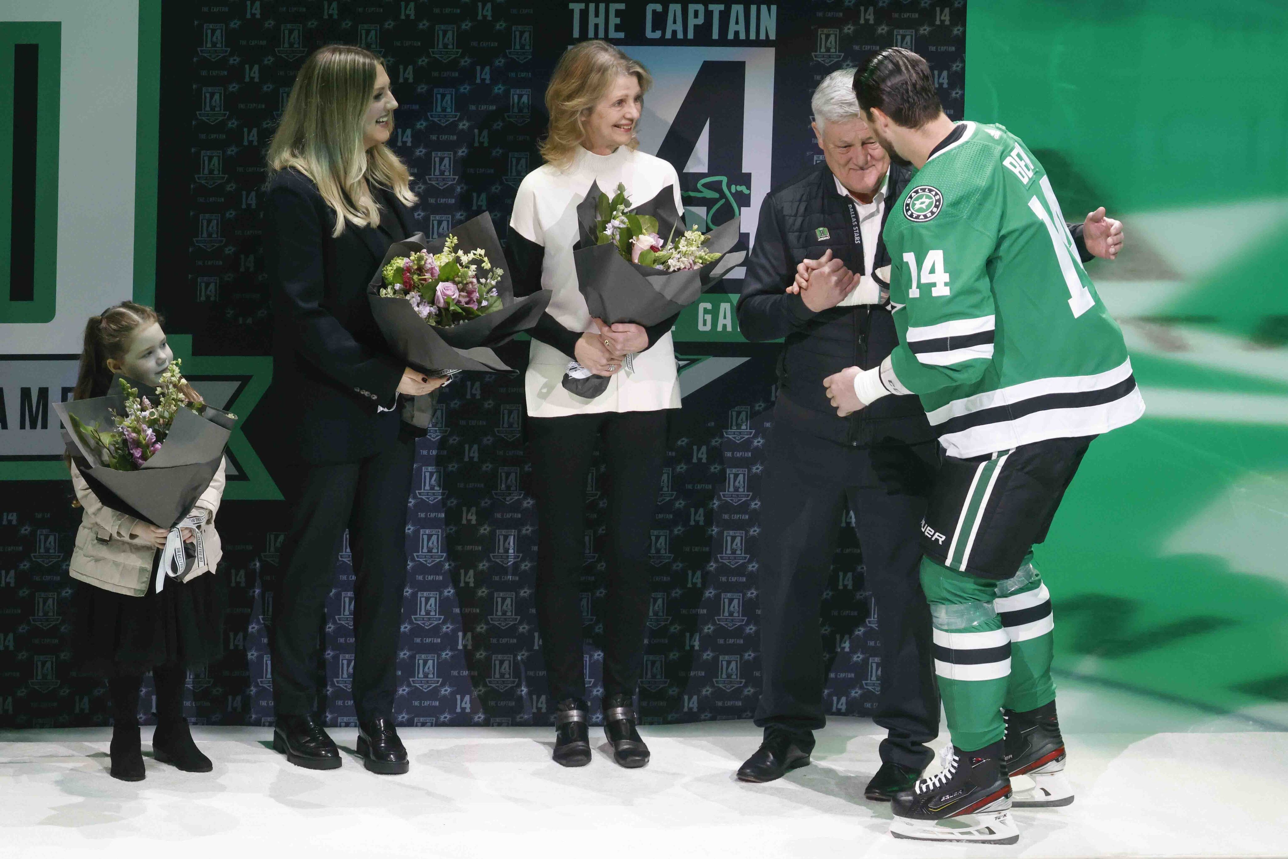 O Captain: Stars honor Jamie Benn's 1,000th career game with customary ...