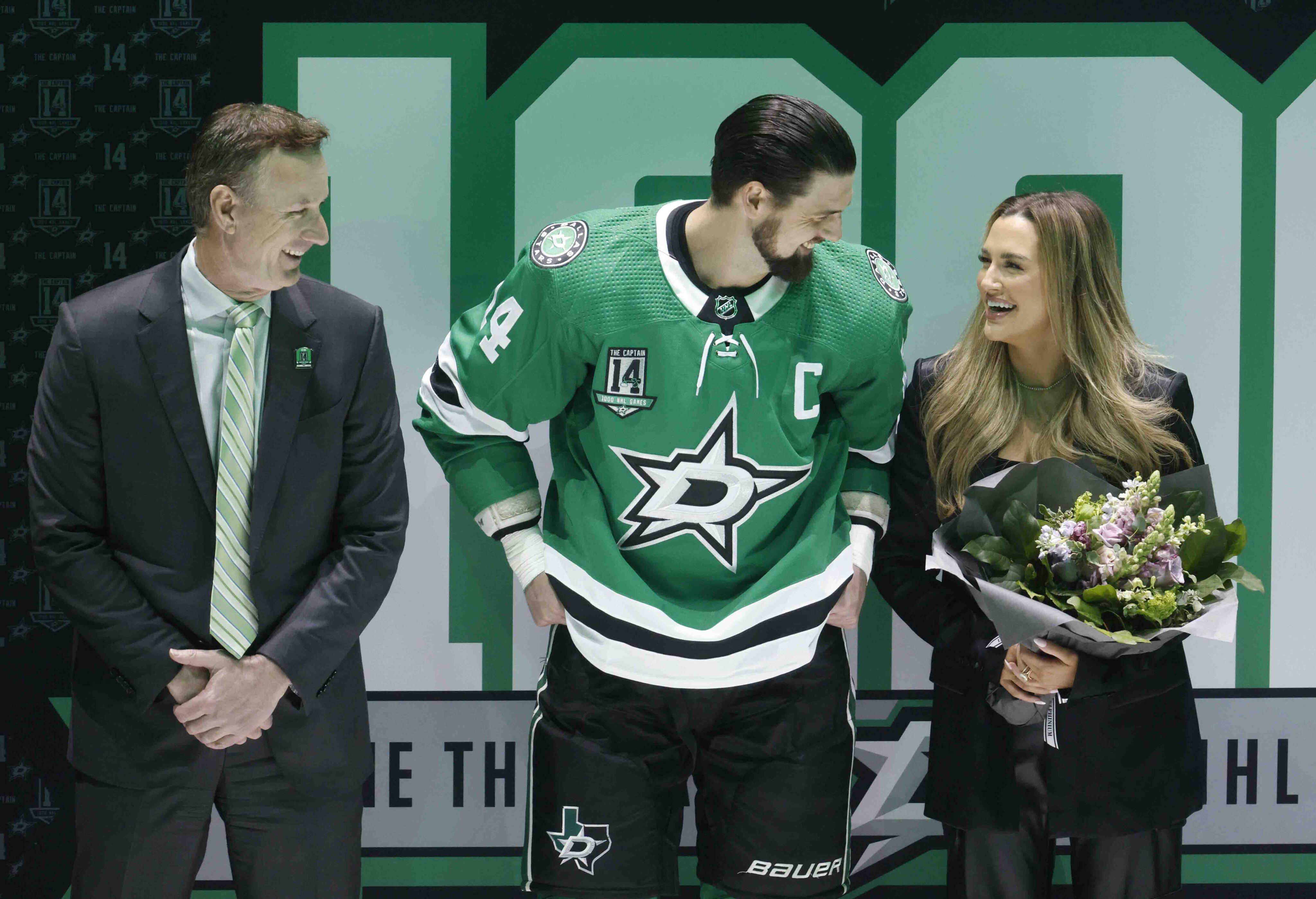 O Captain: Stars honor Jamie Benn's 1,000th career game with customary ...