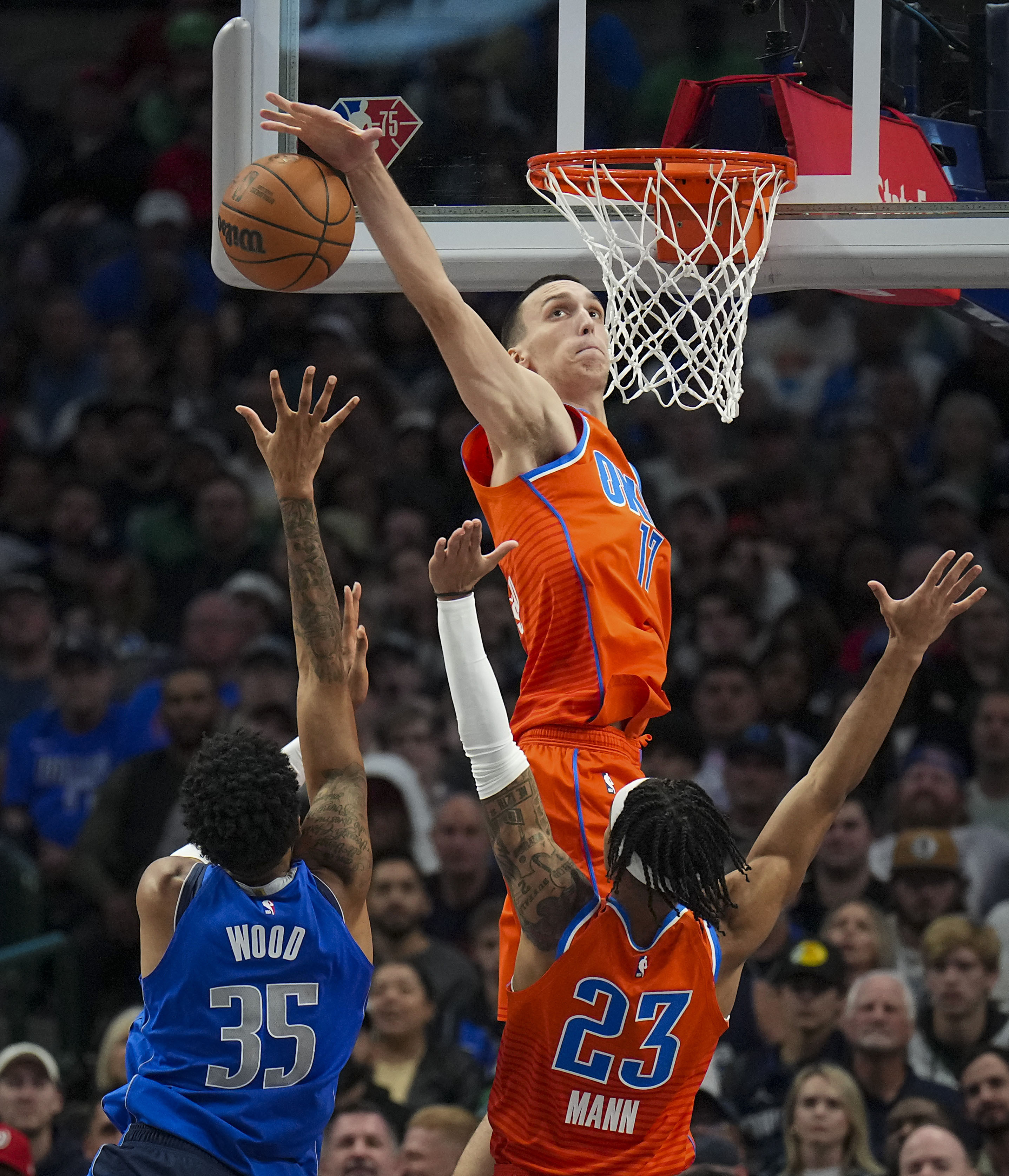 Playing spoiler: See photos from the Mavericks' OT loss vs. the Thunder