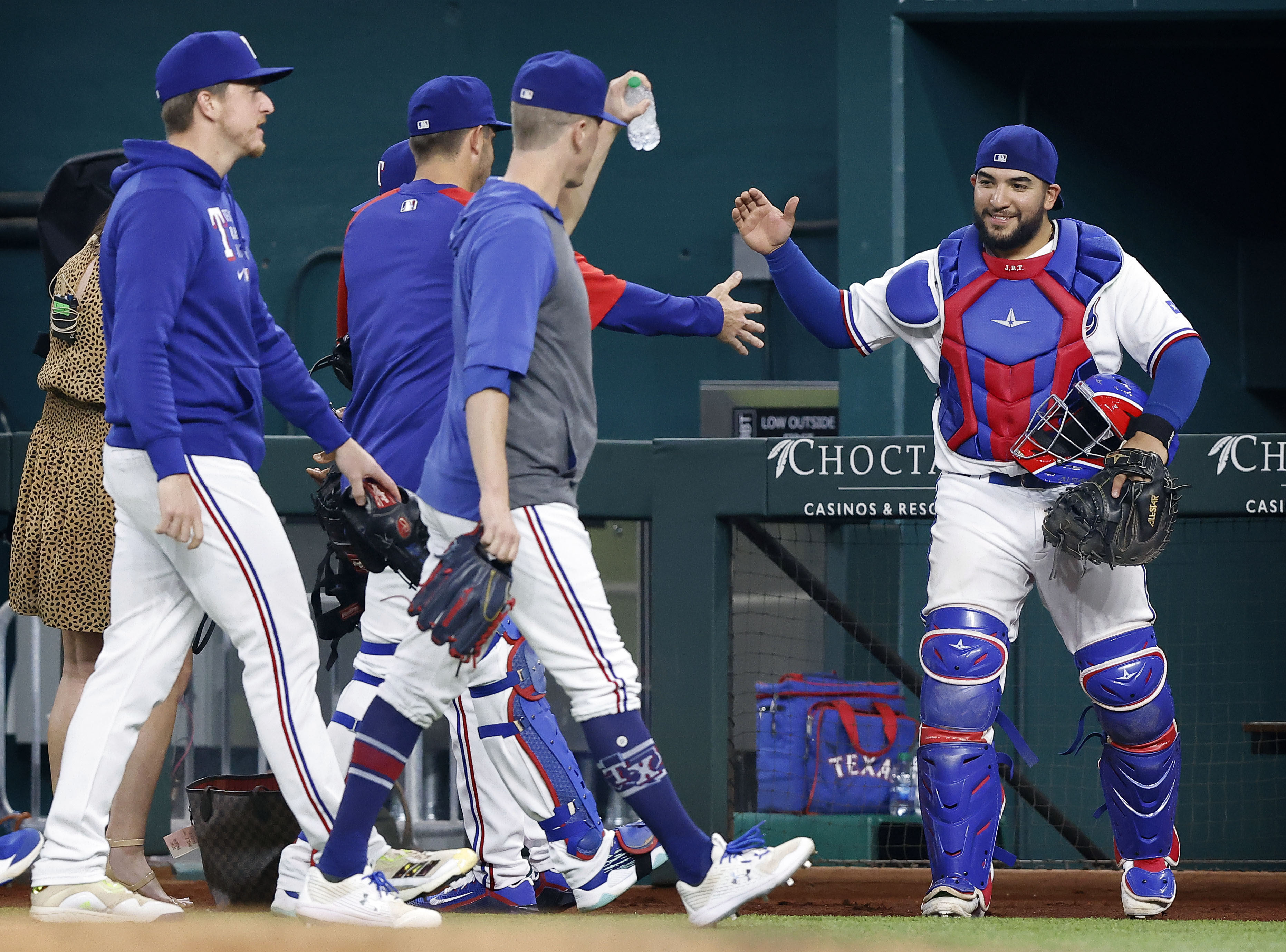 Photos: Hello Win Column! Rangers' bats wake up in 4-1 victory over Red ...