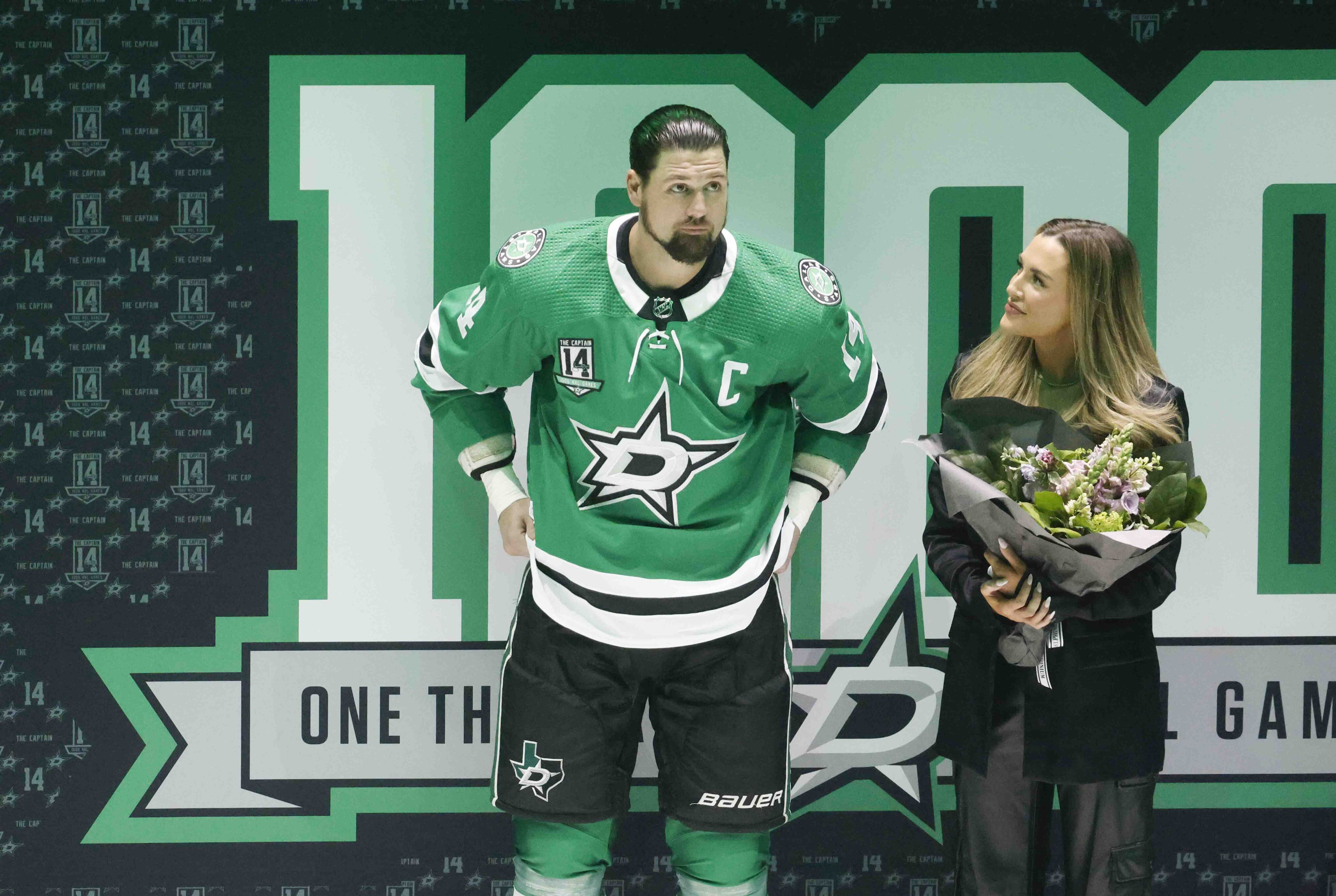 O Captain: Stars honor Jamie Benn's 1,000th career game with customary ...