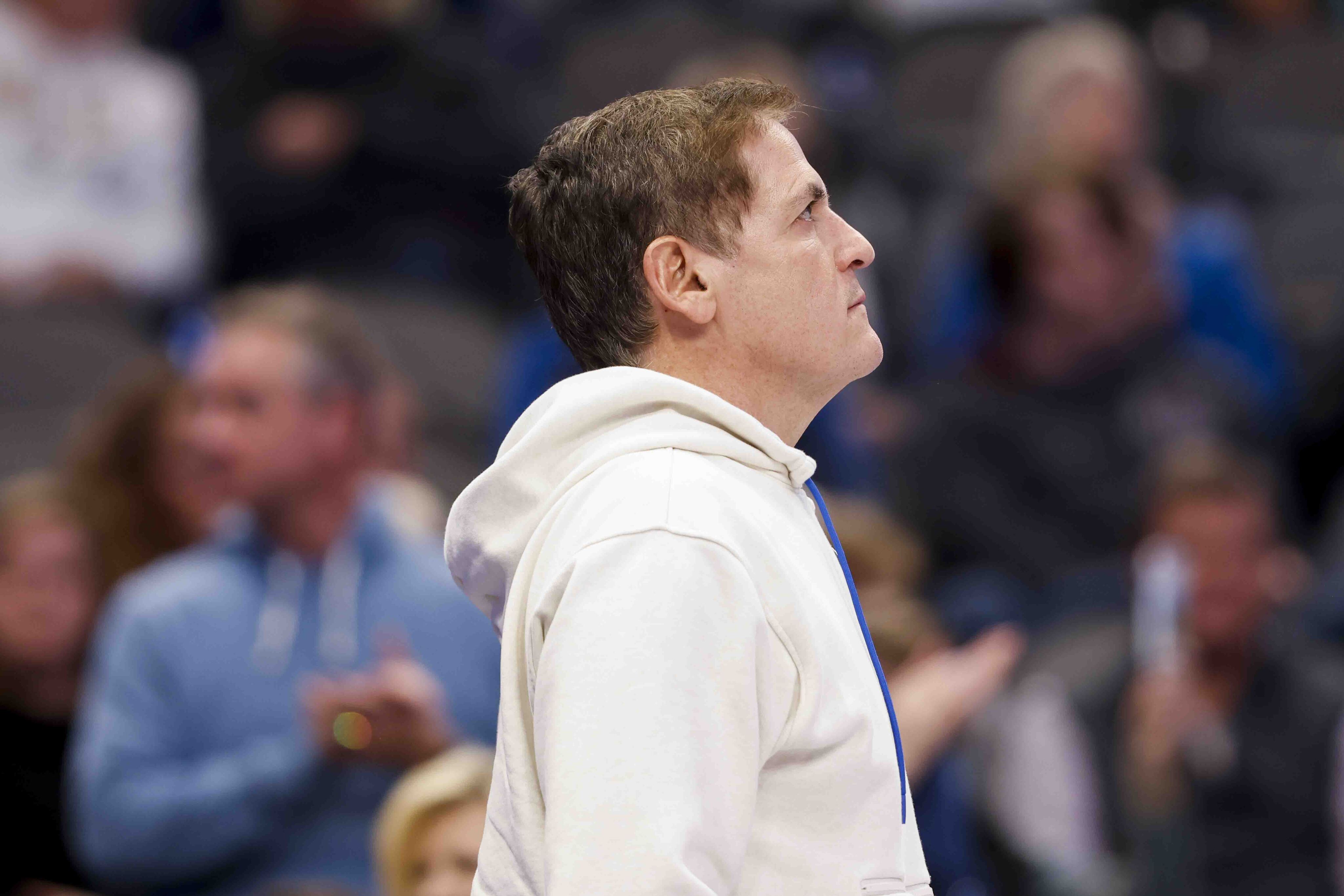 Photos: Takeoff initiated! Mavs' Luka Doncic skies for a slam dunk ...