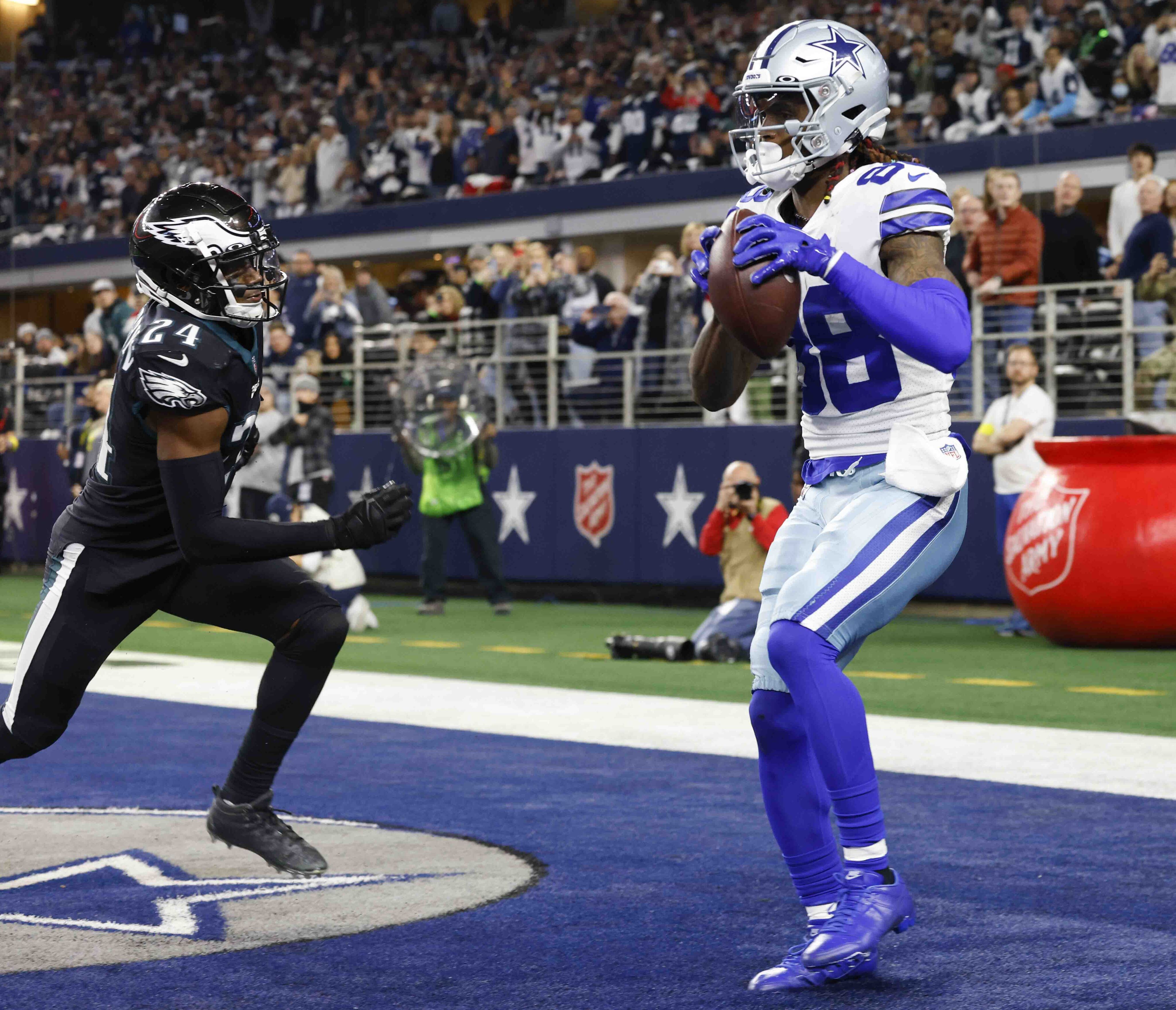 Man of the hour: Cowboys WR T.Y. Hilton hauls in a momentum-changing ...