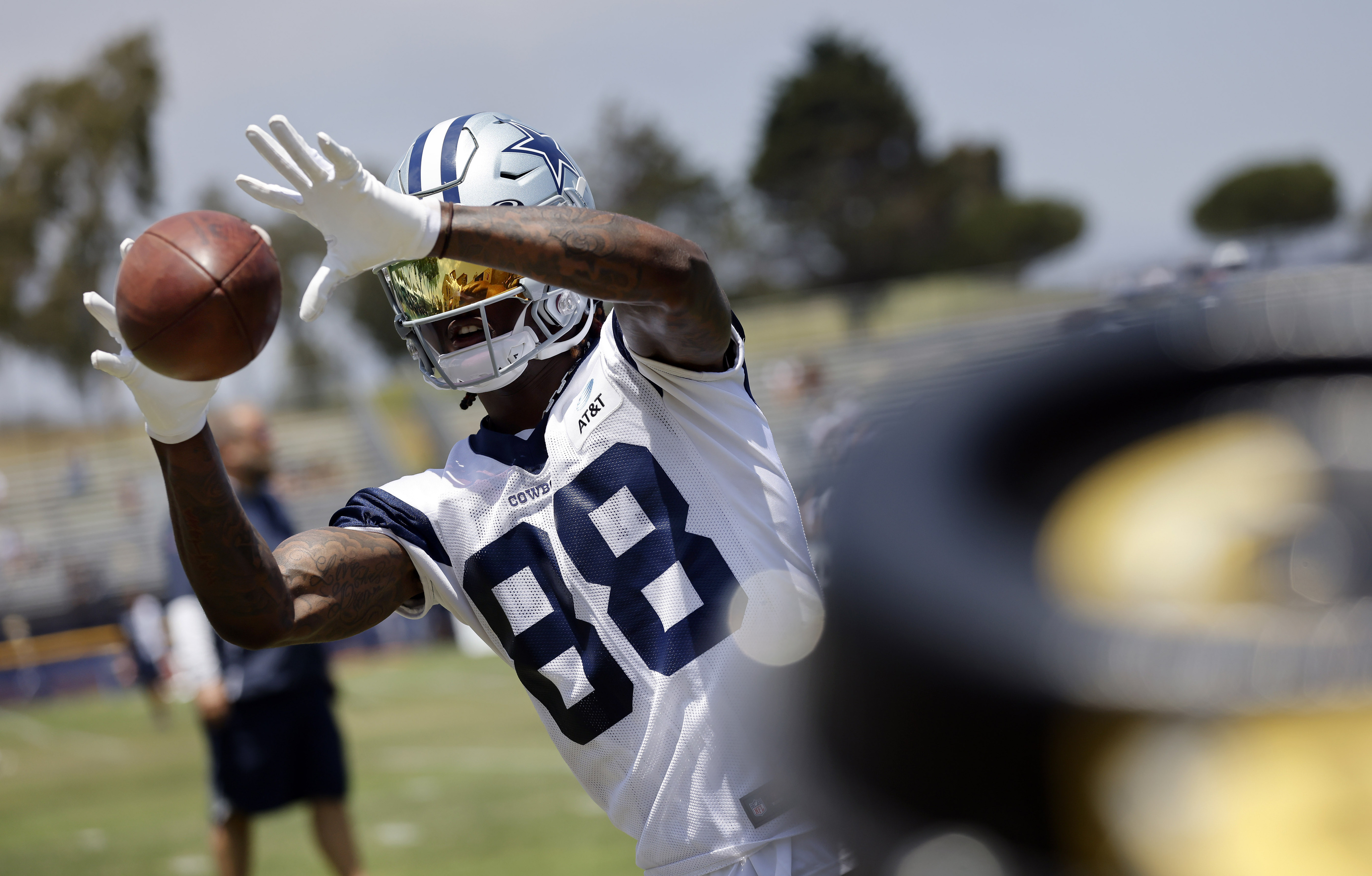 Photos: Wave to the fans! CeeDee Lamb acknowledges crowd at Cowboys ...