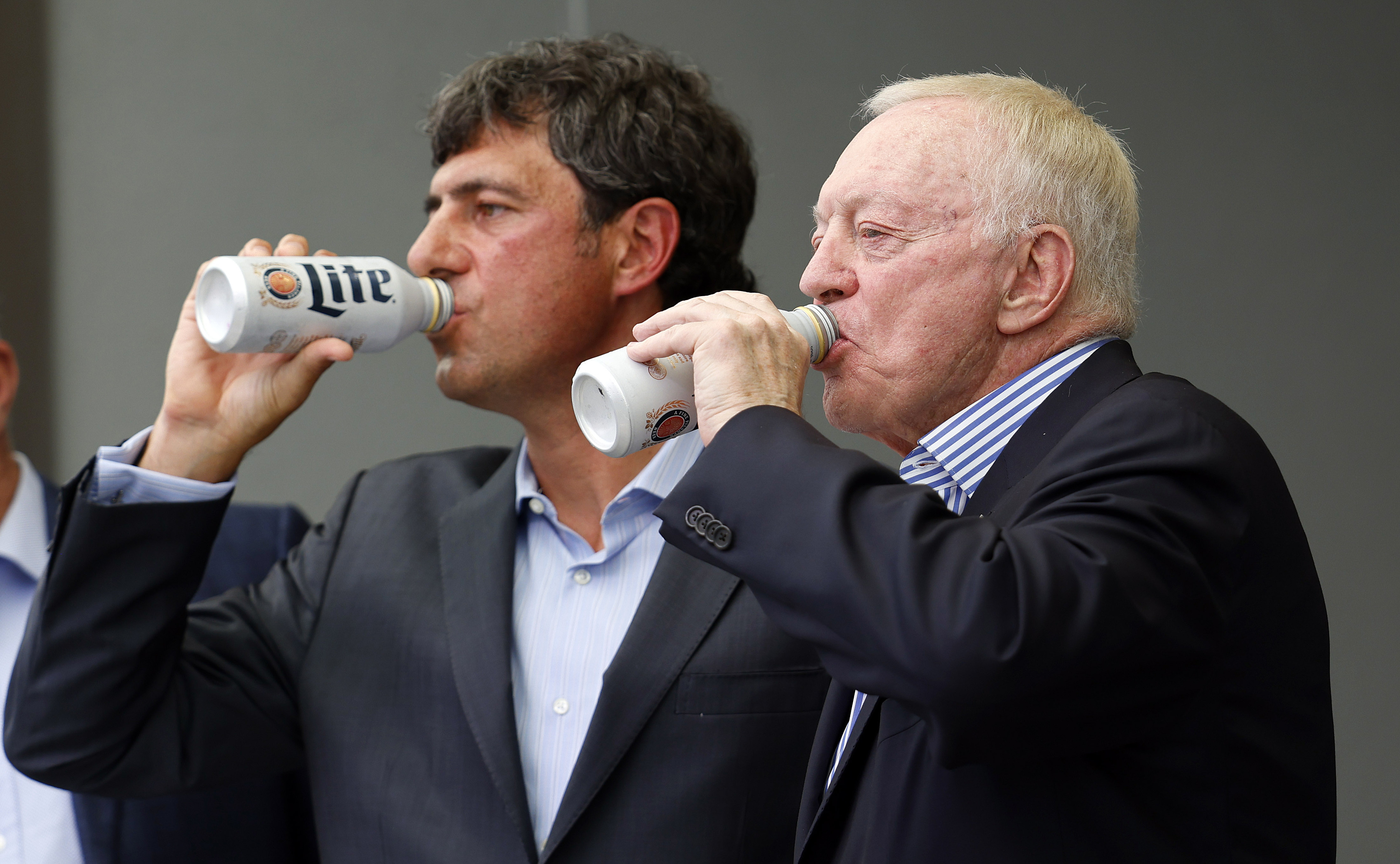 Photos: Cowboys owner Jerry Jones unveils new Miller LiteHouse at AT&T ...